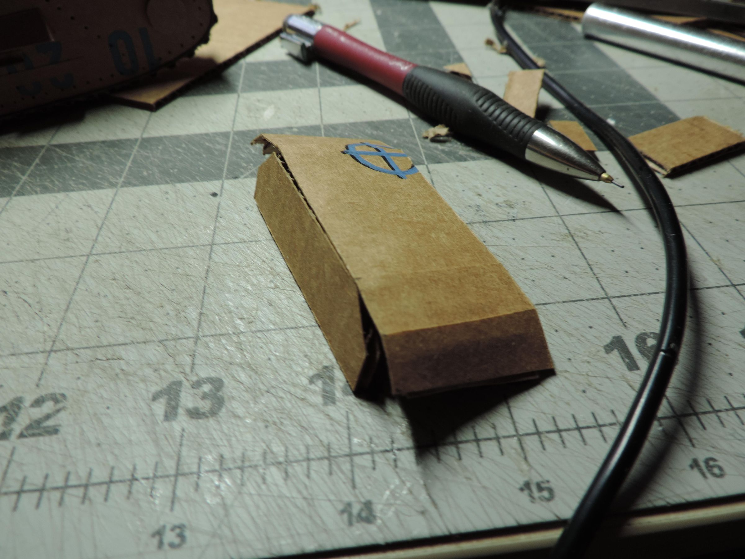 The ULTIMATE Cardboard Model Mark IV Tank With Army Men Figurines : 9 ...