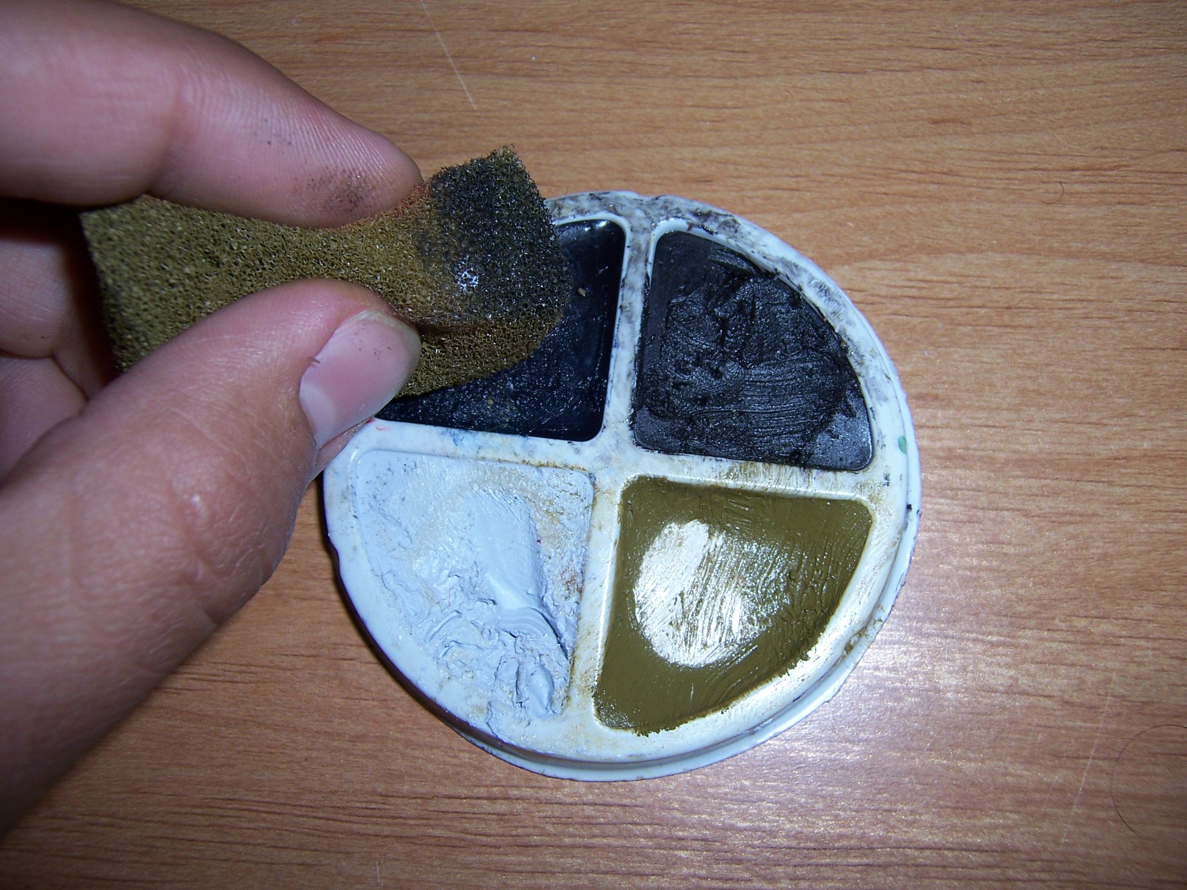 How to Make the Finger in a Box Prank! : 6 Steps - Instructables