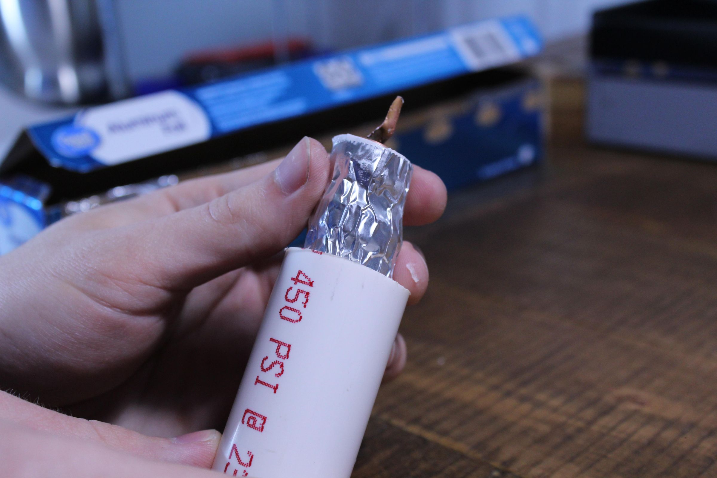 DIY Rechargeable D-Cell Battery From Aluminum Foil : 7 Steps (with ...