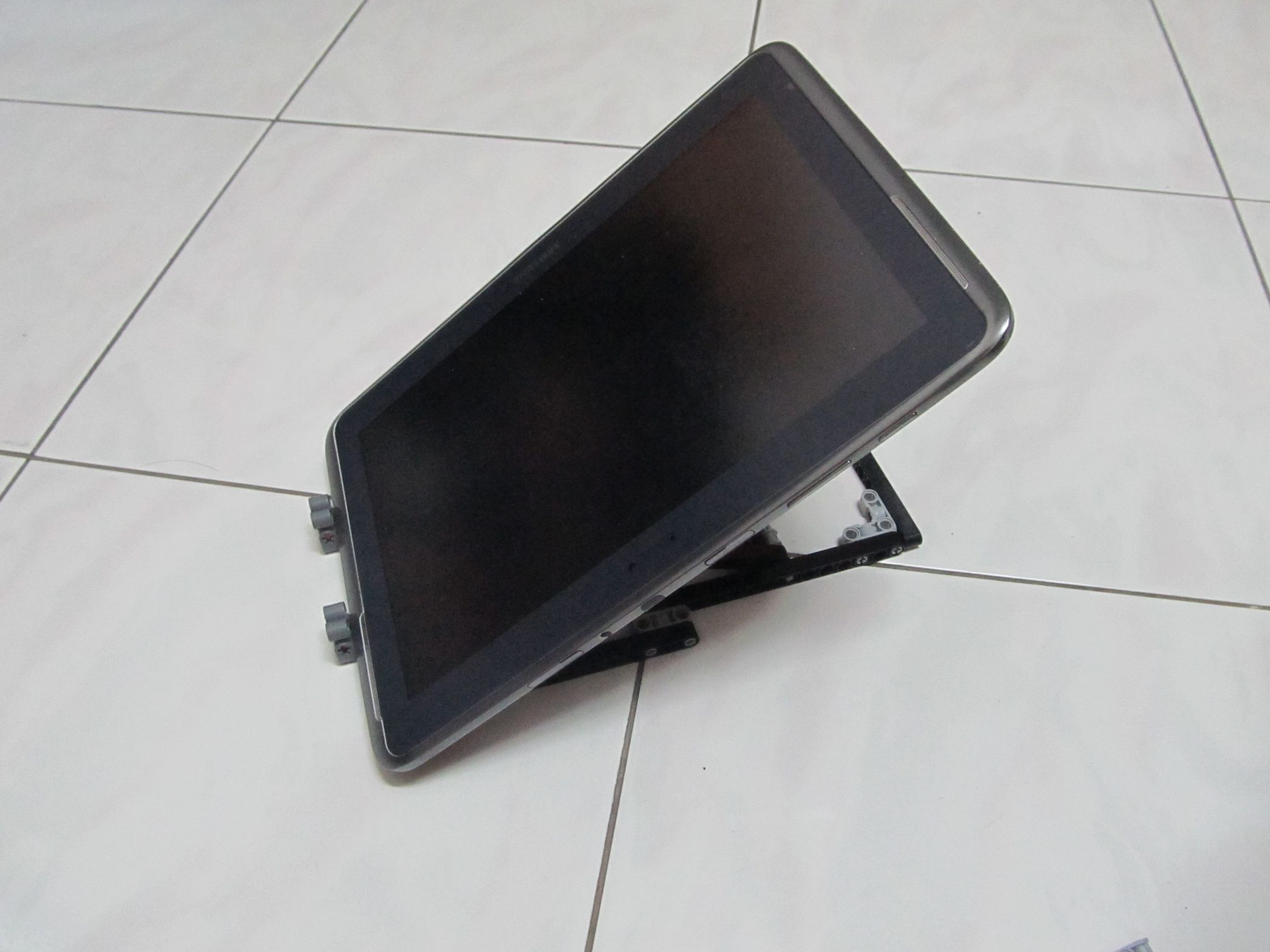 Adjustable Thin 10-inch Tablet Stand : 4 Steps - Instructables