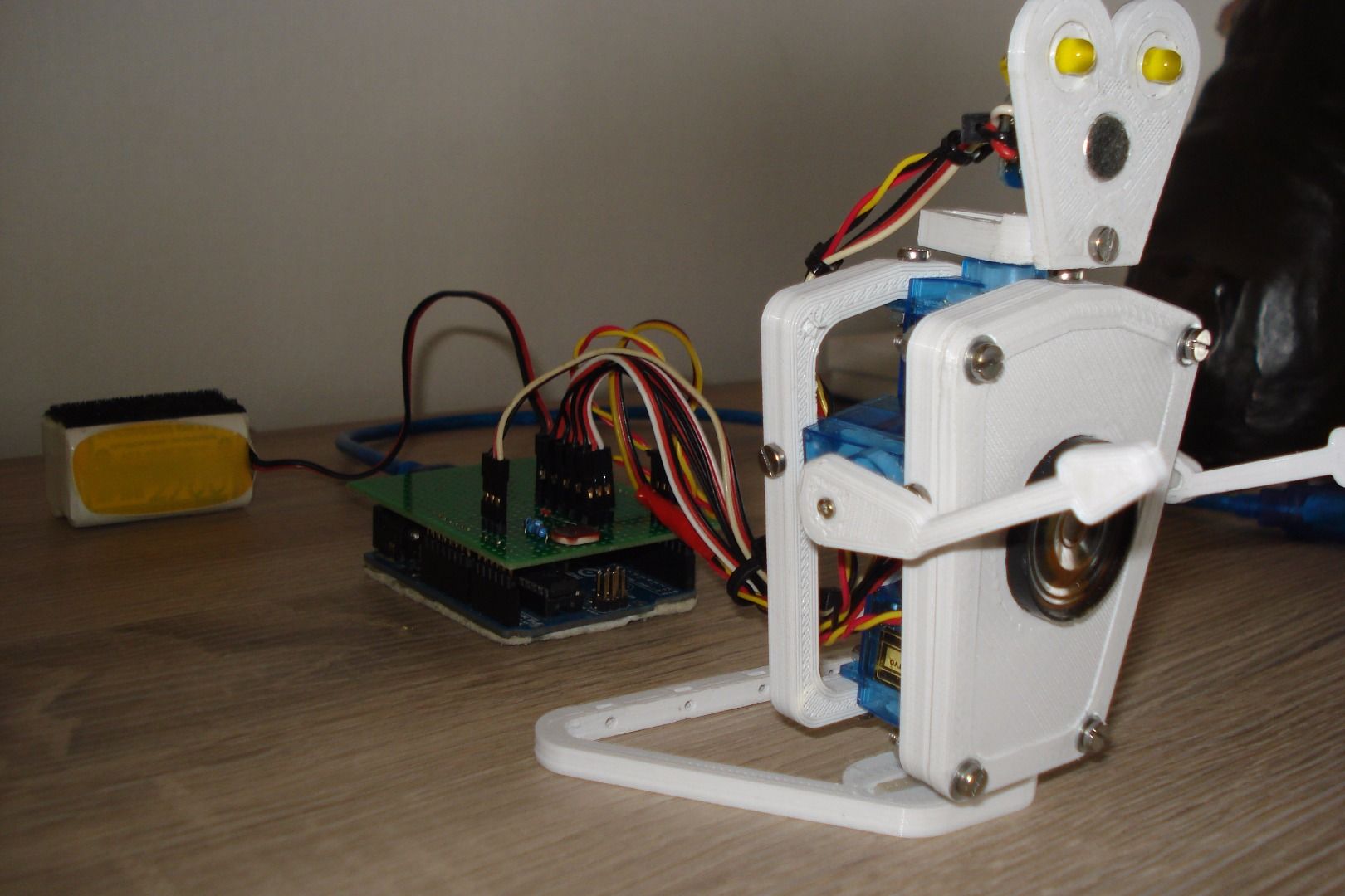 How to Make a Mobile Phone and Computer Controlled 3D Printed Robot ...