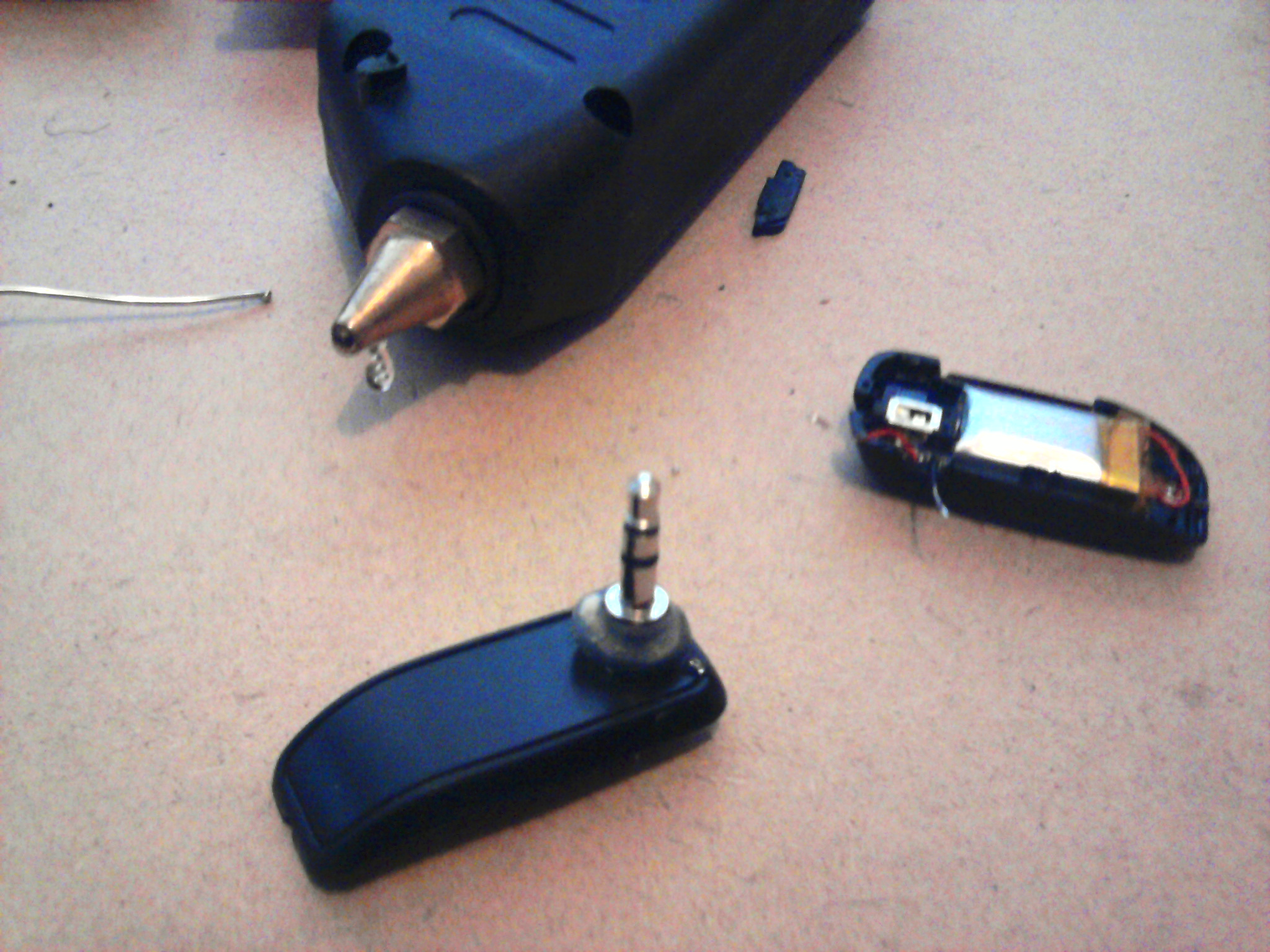 Bluetooth Headset Hack : 10 Steps (with Pictures) - Instructables