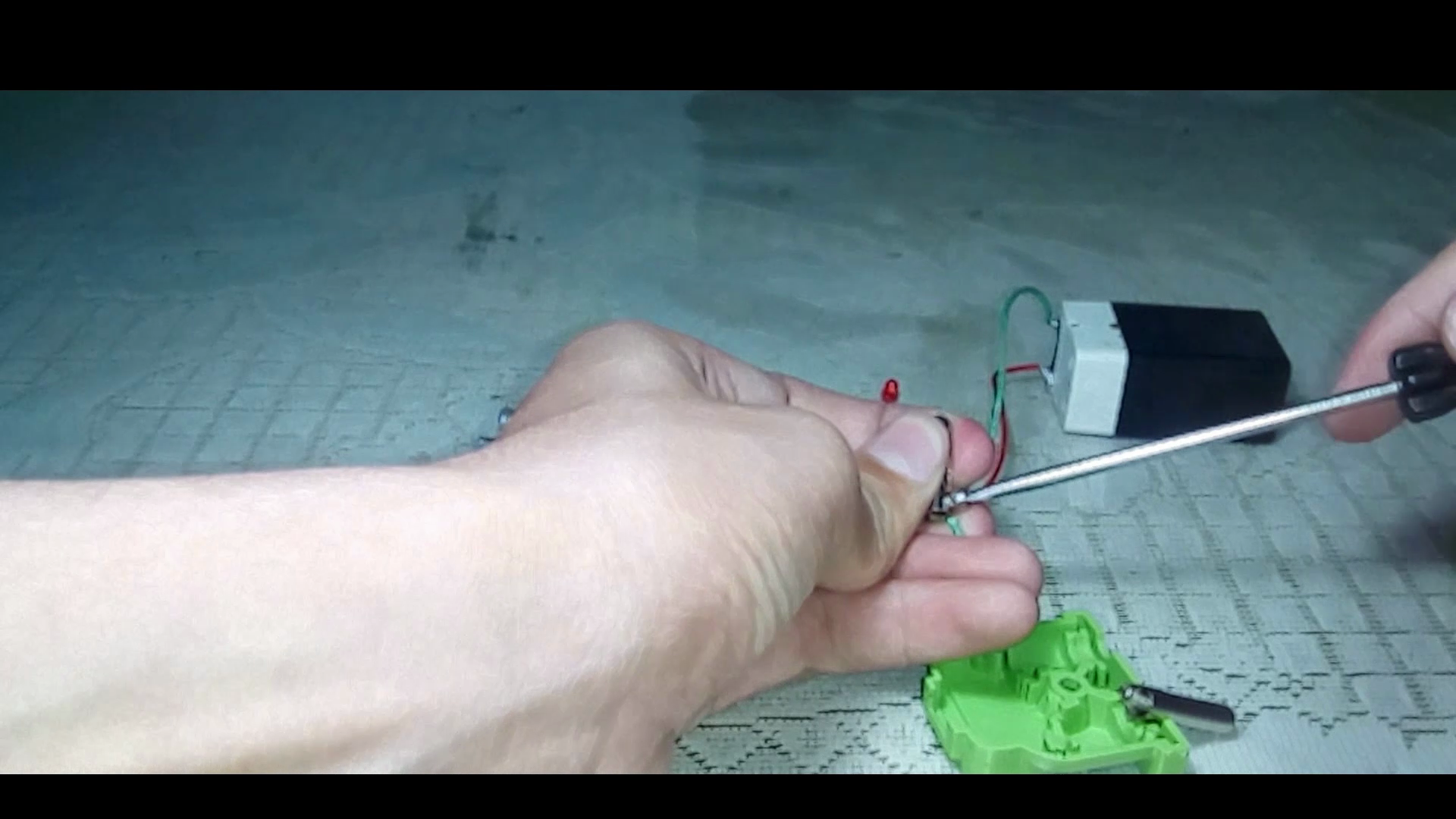 Make Yourself a Dangerous Taser : 10 Steps - Instructables