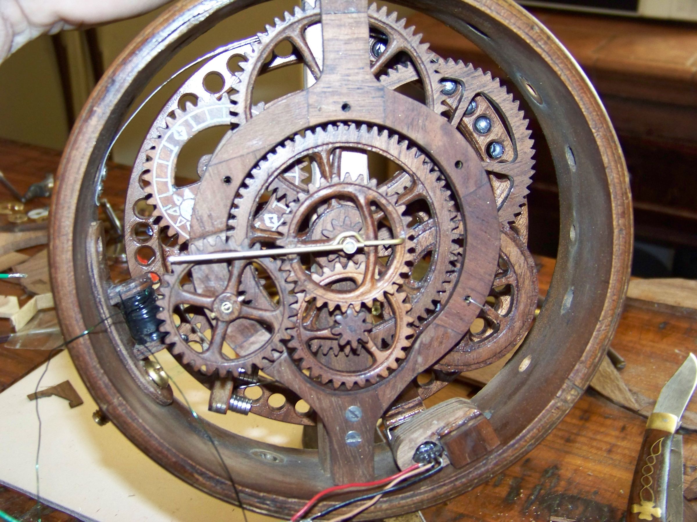 Wooden Gear Banjo Clock : 10 Steps (with Pictures) - Instructables