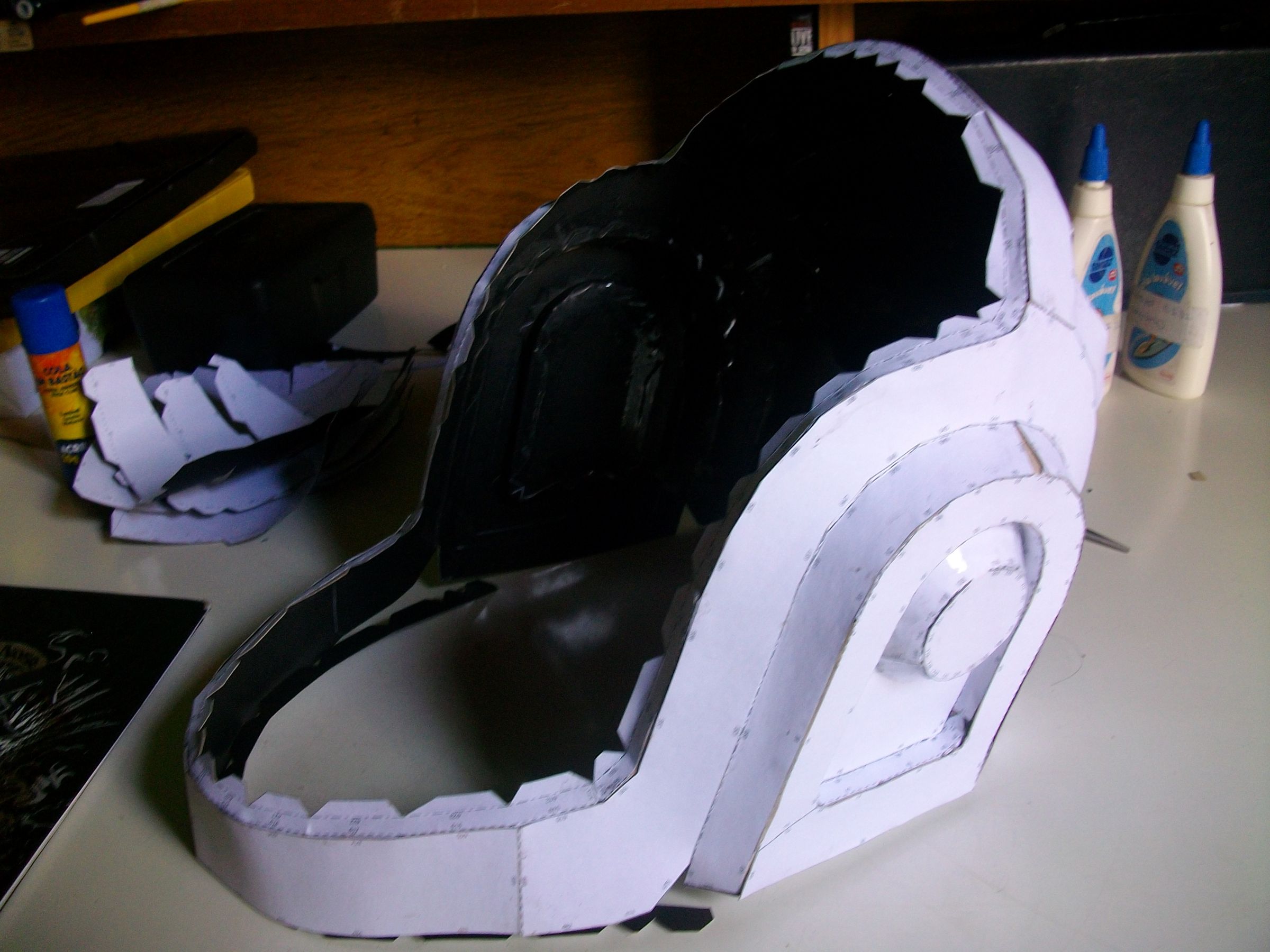 How to Make a Cosplay Helmet! : 14 Steps (with Pictures) - Instructables