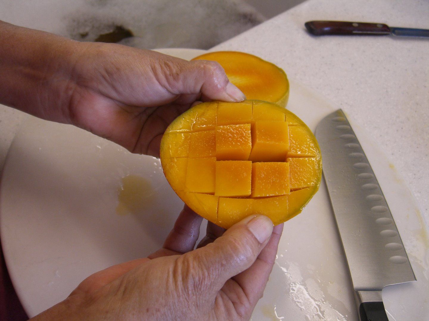 Slicing a Mango - Hawaiian Style : 7 Steps (with Pictures) - Instructables