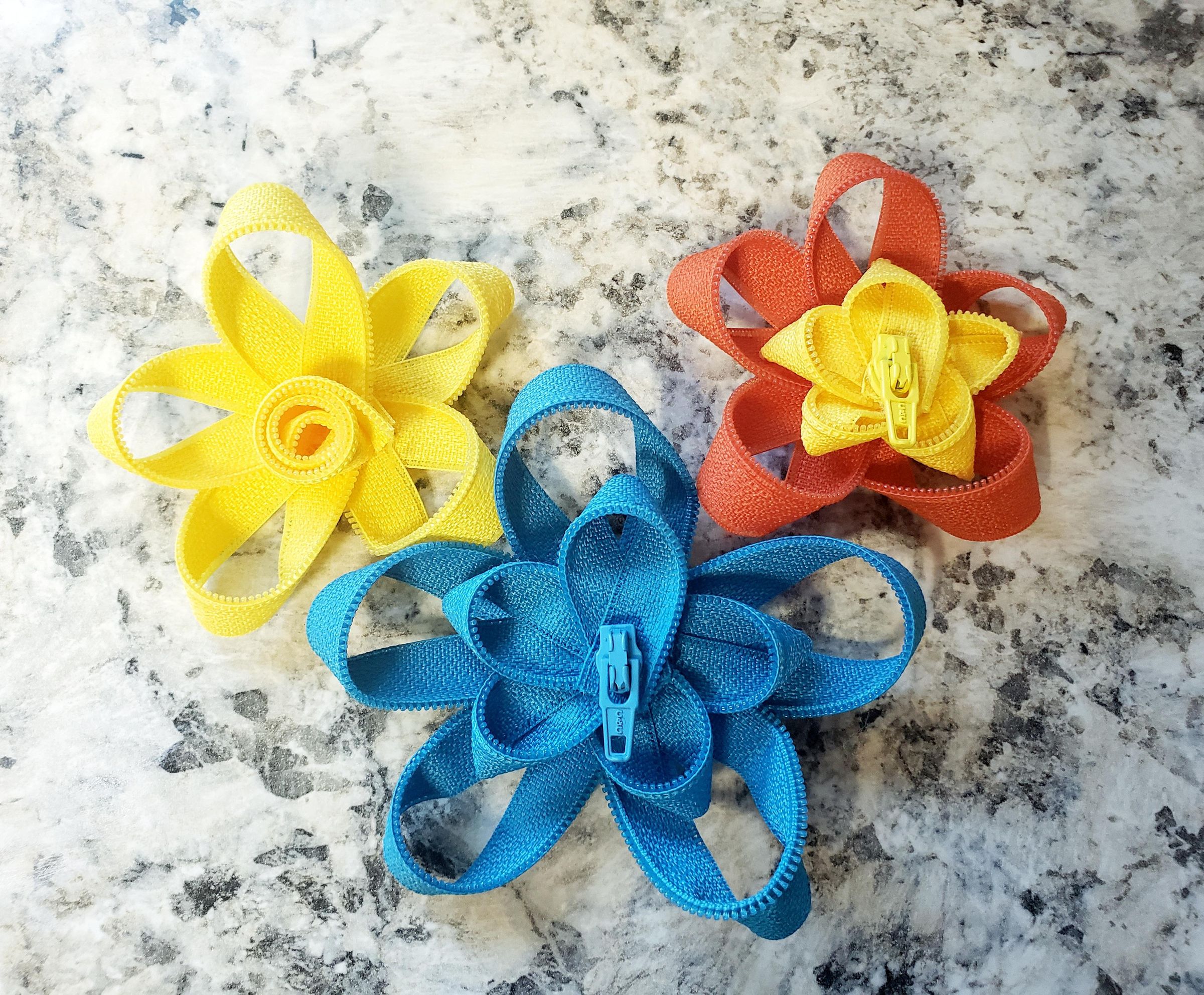 Zipper Flower Necklace : 29 Steps (with Pictures) - Instructables