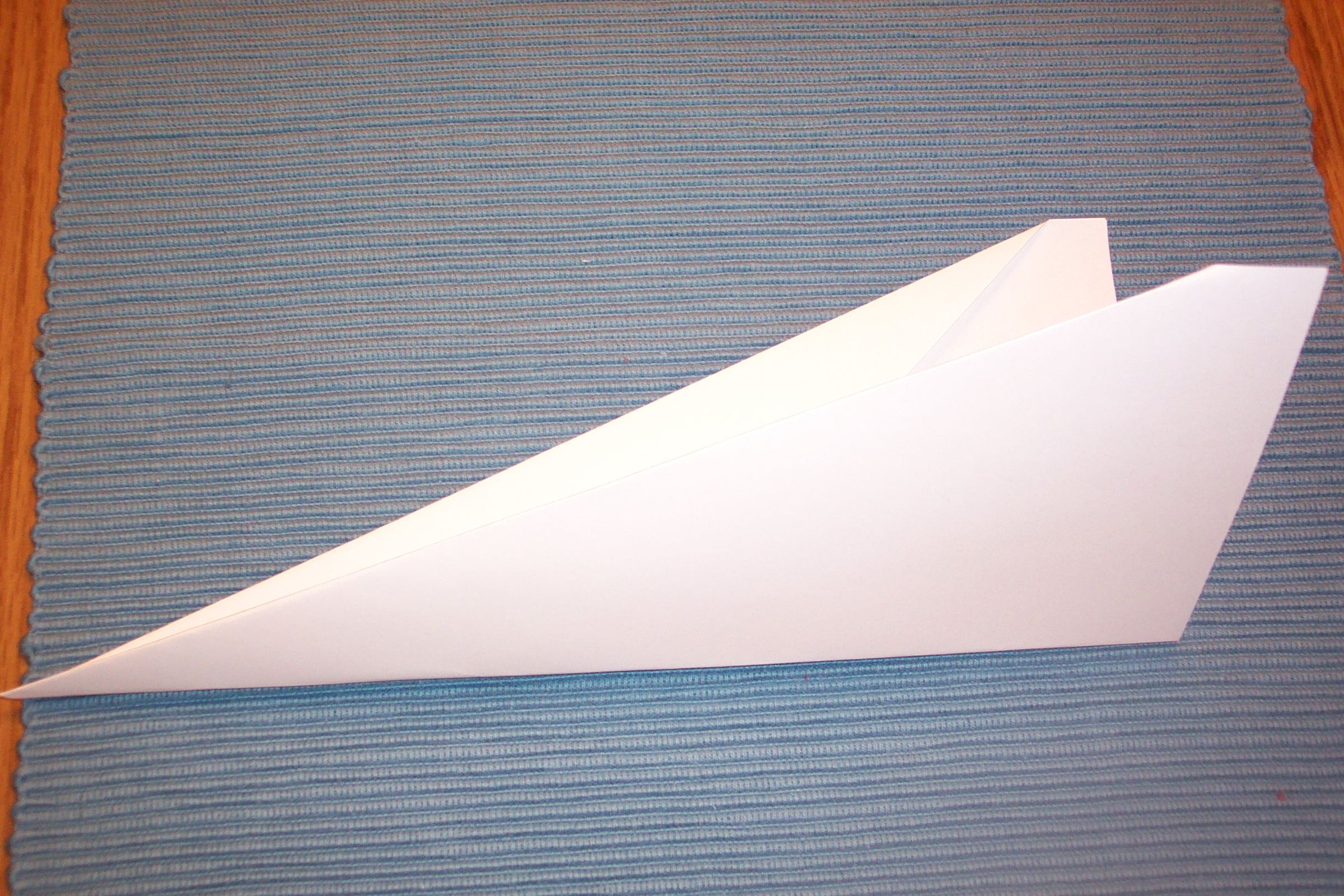 Paper Airplane Tips : 5 Steps - Instructables