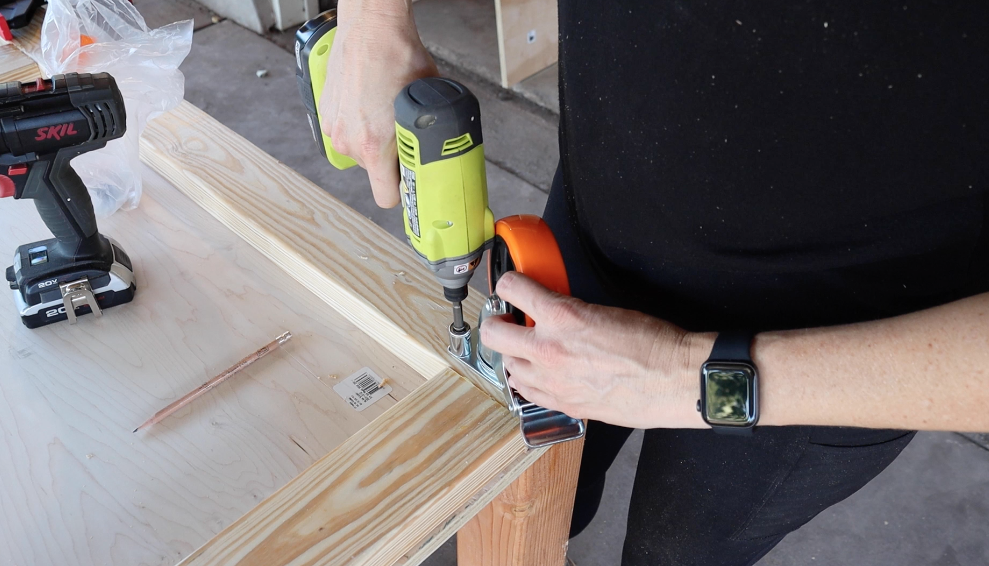 EASY DIY Workbench! Mobile With Storage : 9 Steps (with Pictures ...