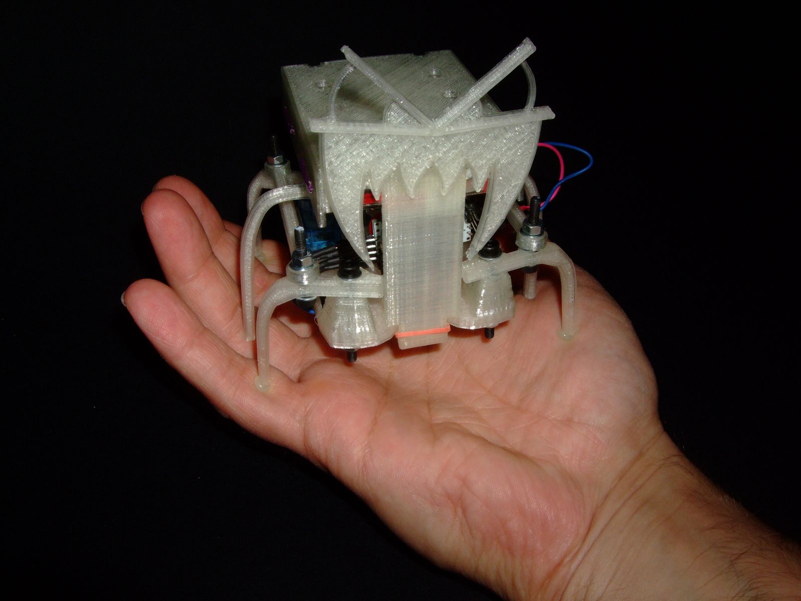 Hexapoduino: Tiny Hexapod 3D Printed, Arduino Controlled : 8 Steps (with Pictures) - Instructables