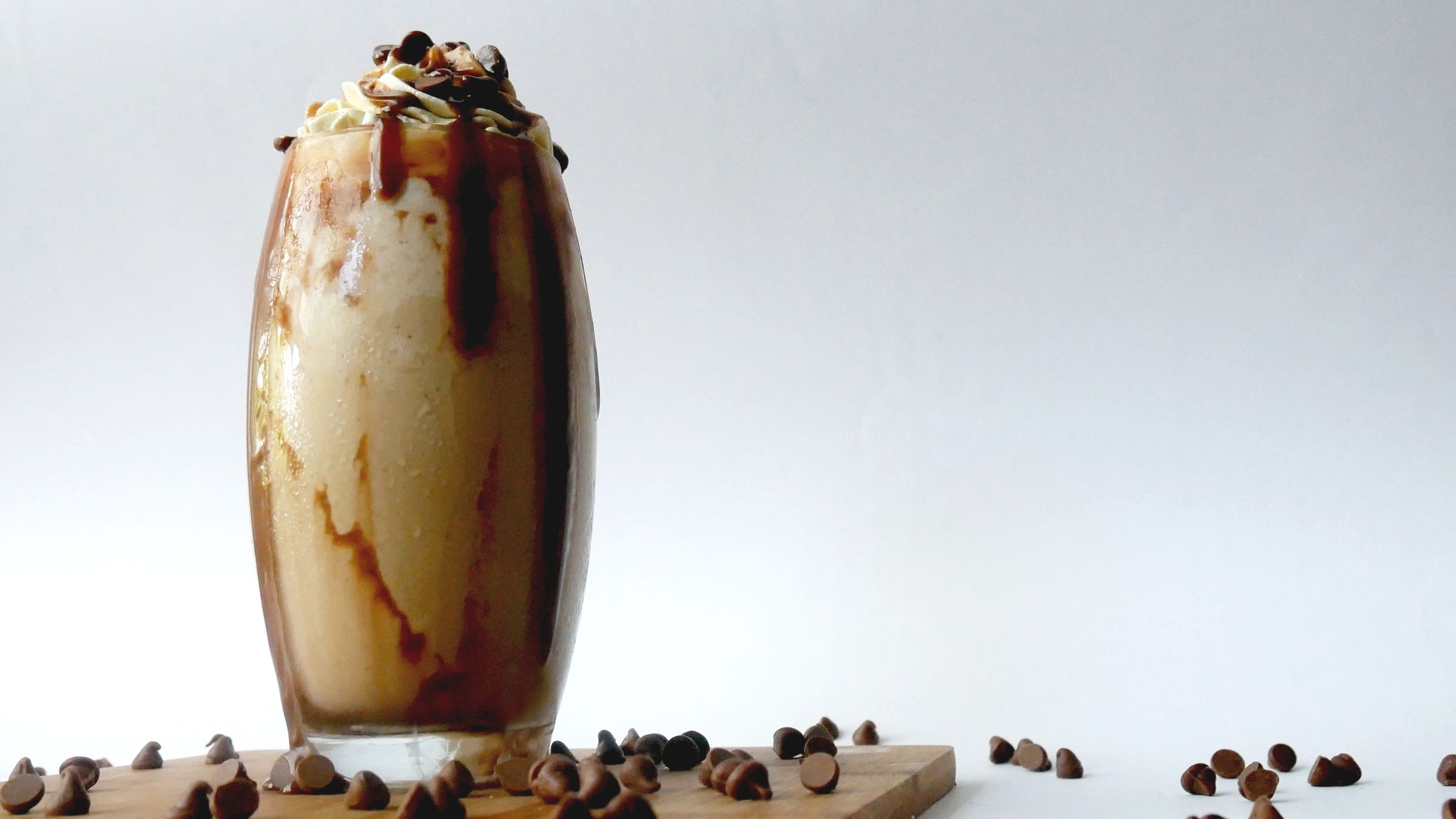 CHOCOLATE CHIP ICED FRAPPUCCINO (FRAPPE) (with Pictures) - Instructables