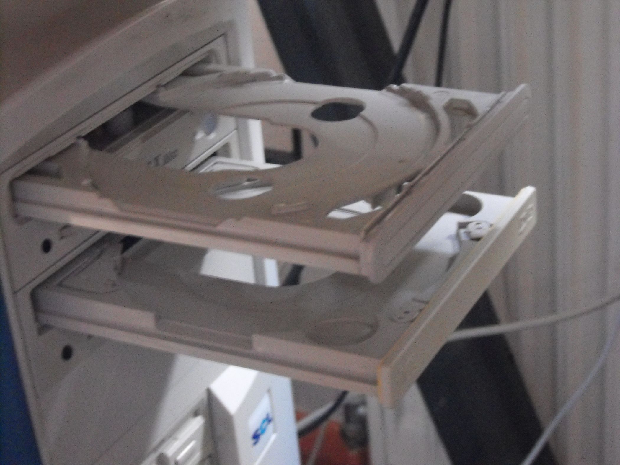 CD Drive Prank : 9 Steps - Instructables