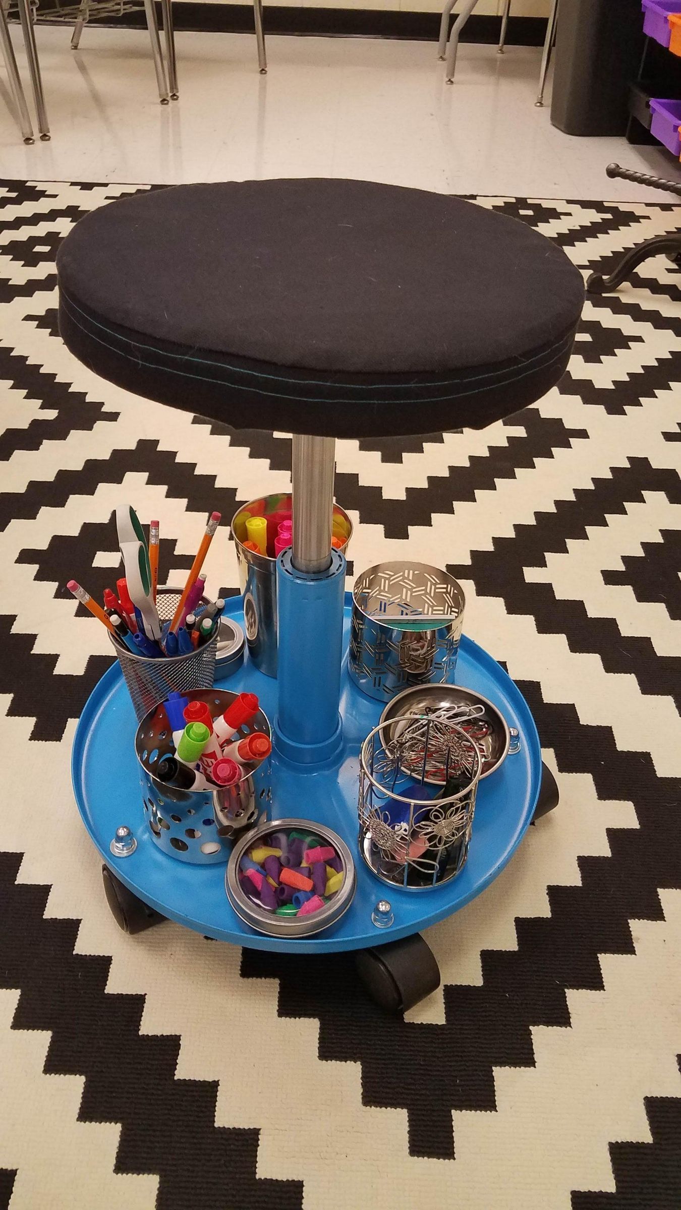 Customized Mobile Teacher Cart : 5 Steps (with Pictures) - Instructables