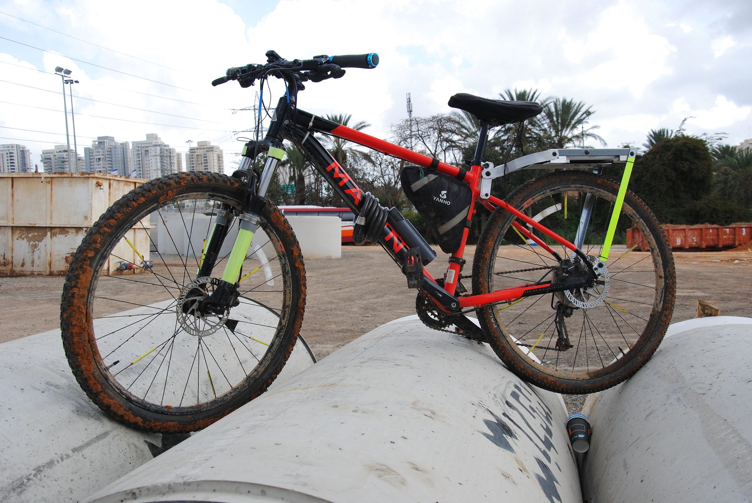 DIY Bike Rear Rack With a MAGNETIC U-lock Mount! (no Welding) : 16 ...