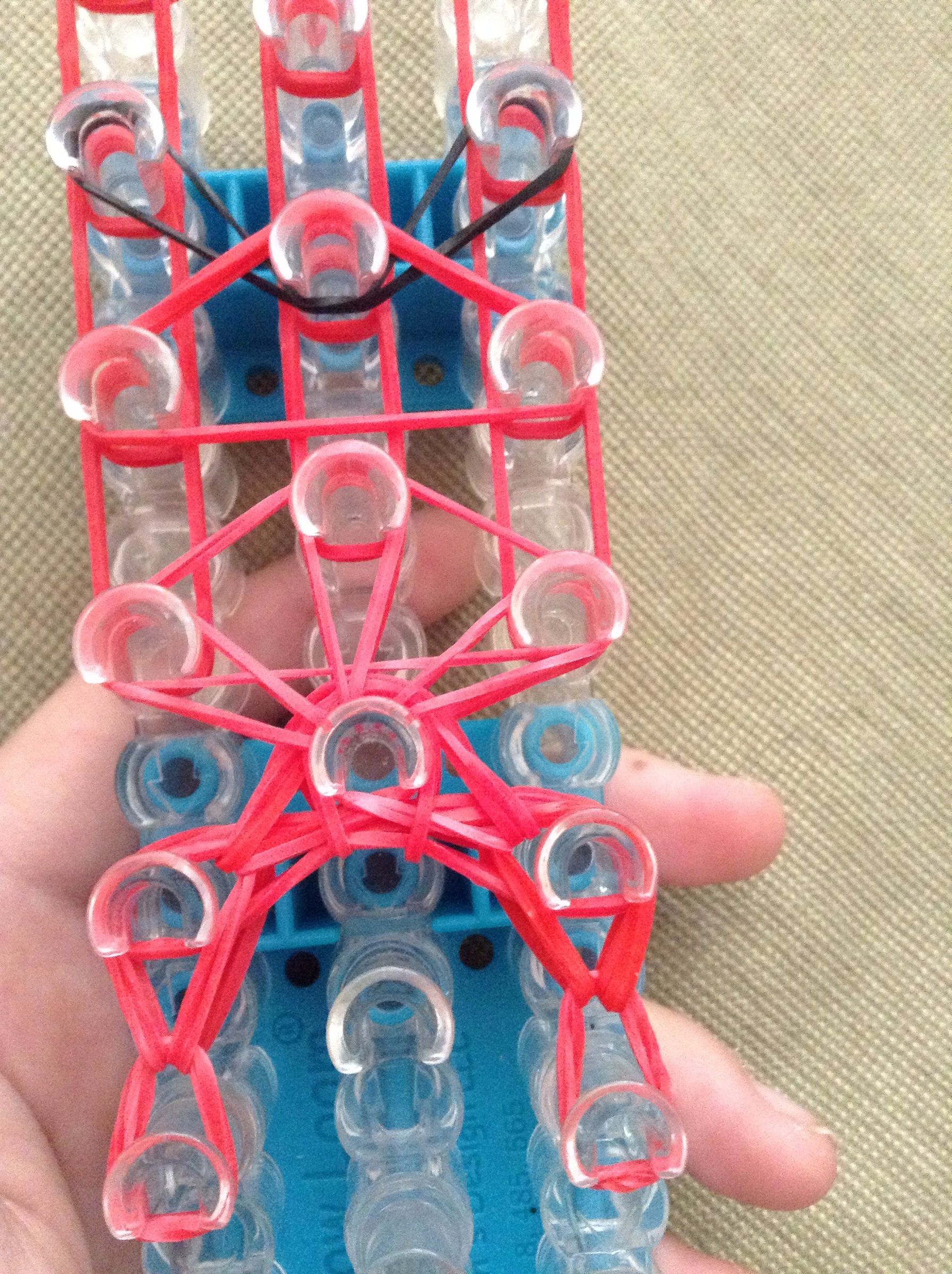 Rainbow Loom Goldfish Charm : 19 Steps (with Pictures) - Instructables