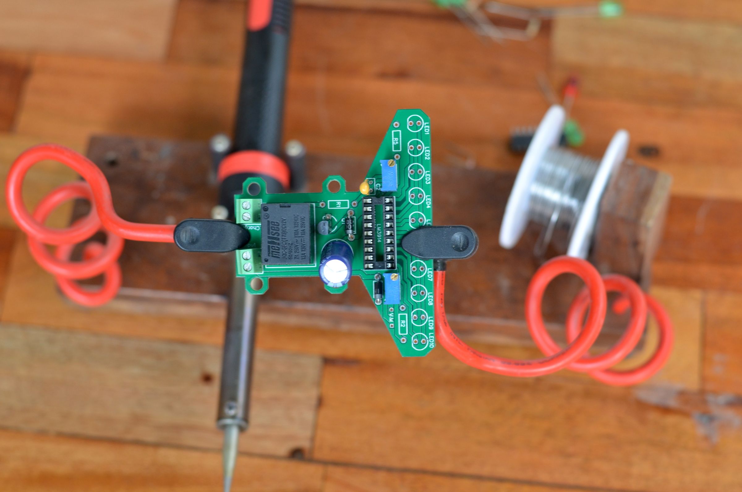 DIY Battery Level Indicator/Auto Cutoff for 12v Battery : 5 Steps (with ...