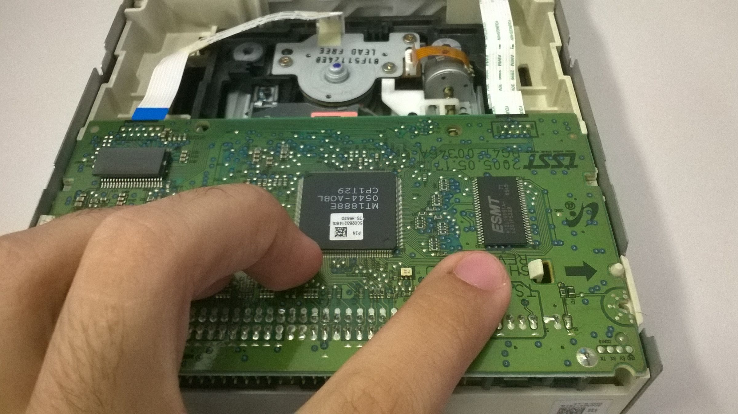 Disassembling a CD/DVD Reader and Reusing Its Parts : 12 Steps (with ...