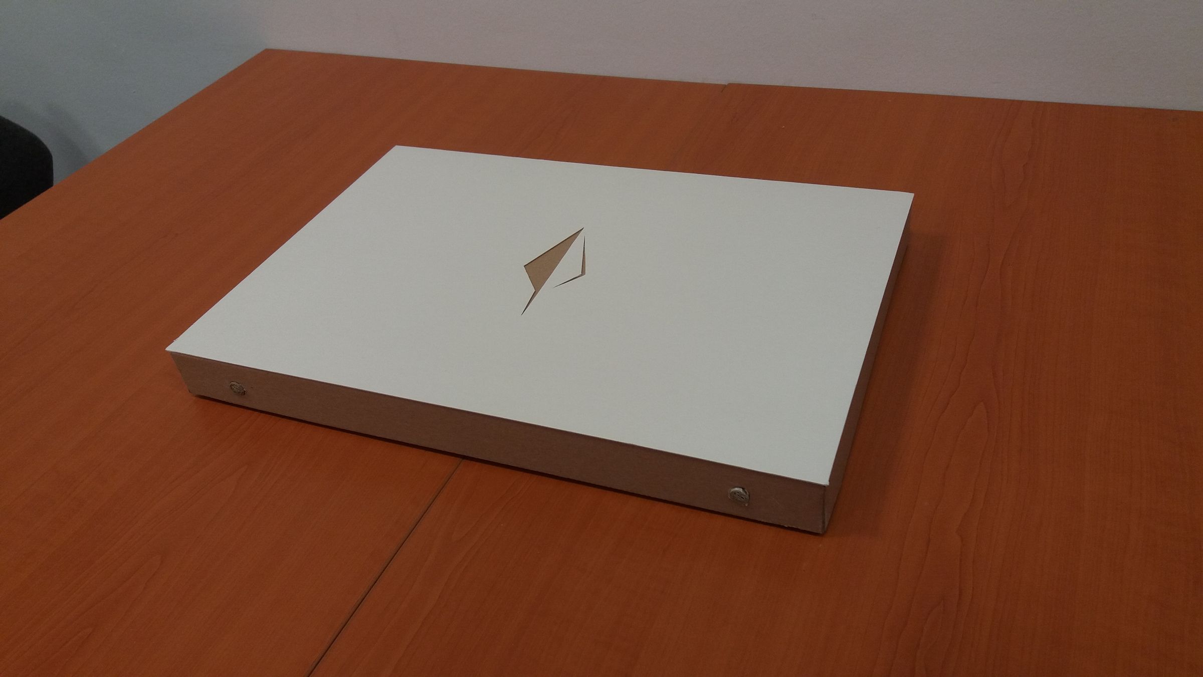 Cardboard Laptop Desk : 9 Steps (with Pictures) - Instructables