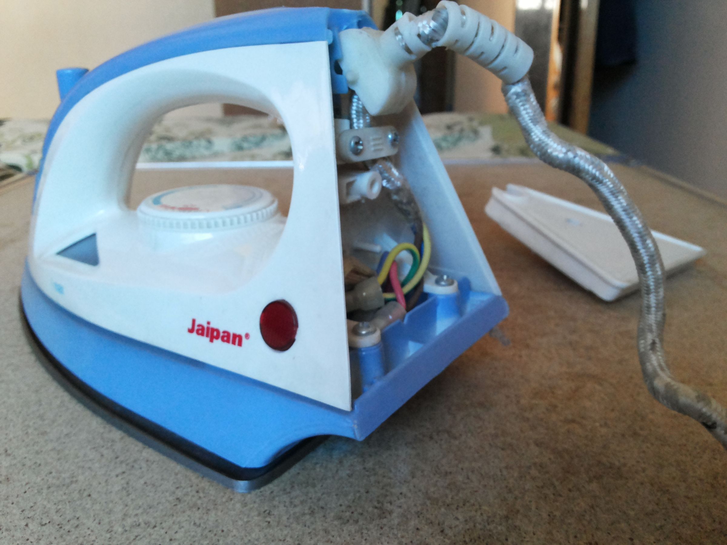 Give Your Old Cloth Iron a New Life : 7 Steps - Instructables