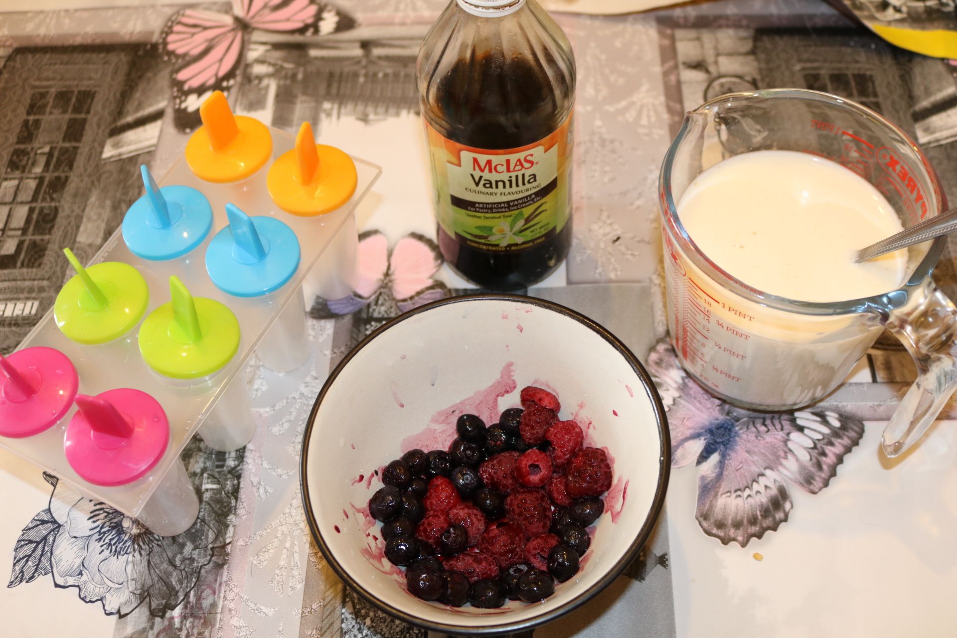 Berry White Ice Pops : 5 Steps - Instructables