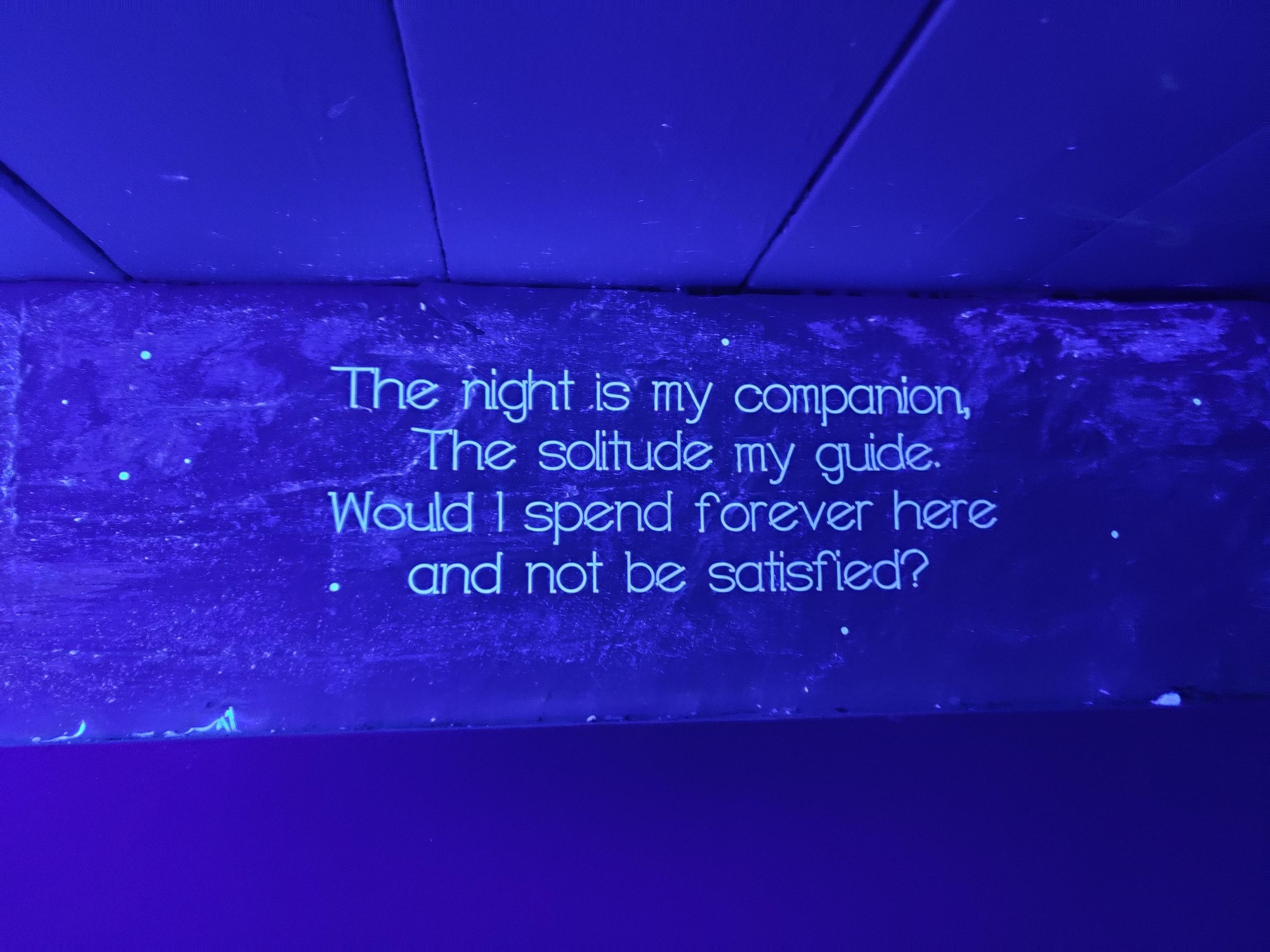 Hidden-in-plain-sight Window to a Blacklight Universe : 6 Steps ...