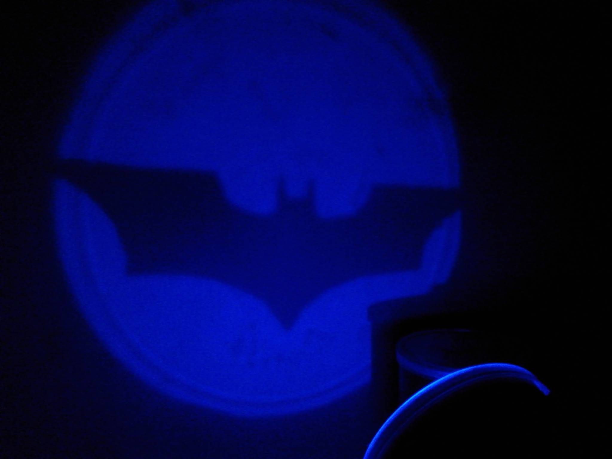 EASY BATMAN SPOTLIGHT : 4 Steps - Instructables