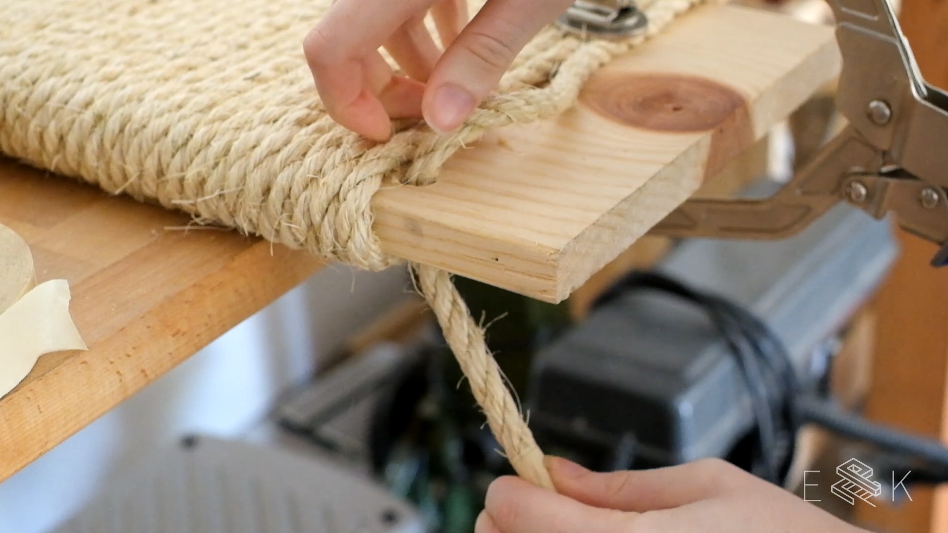 DIY Modern Cat Scratching Post : 8 Steps (with Pictures) - Instructables