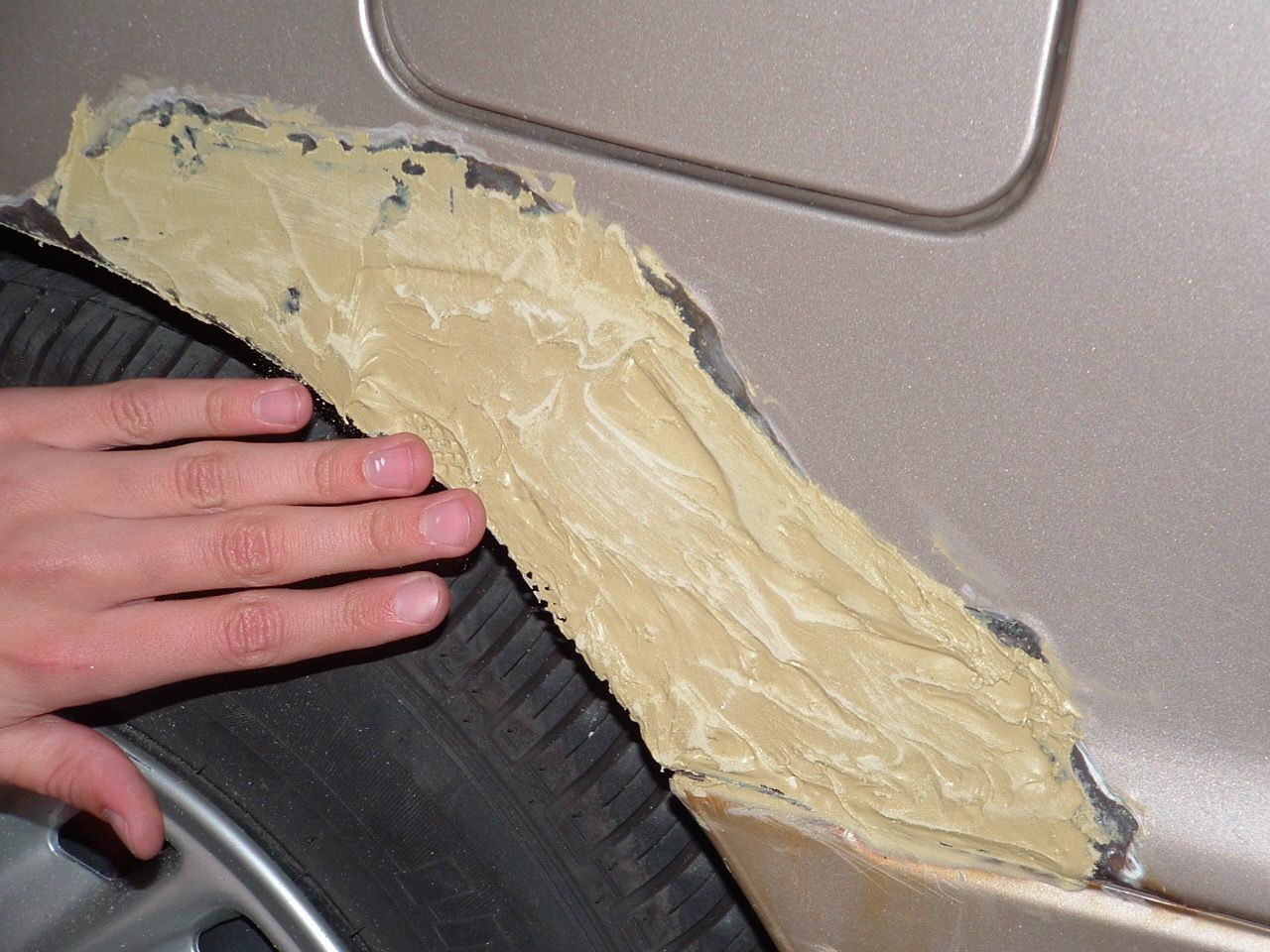 How to Fix Rust Around Your Wheel Wells : 8 Steps (with Pictures ...