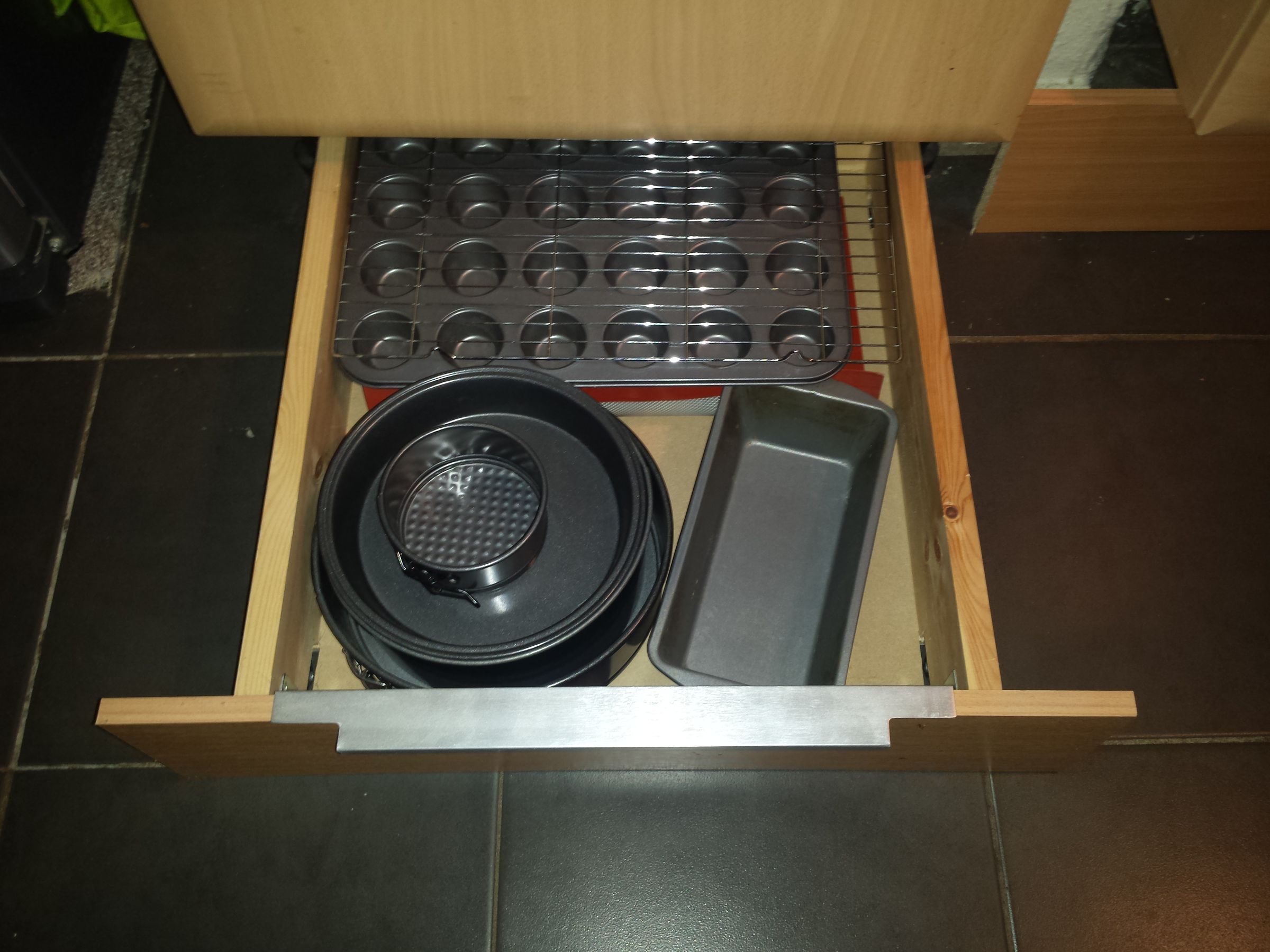 Kitchen Plinth Drawers : 3 Steps - Instructables