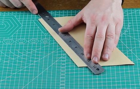 Crafting Leather Coin Wallet | DIY Leatherworking Tutorial : 8 Steps (with Pictures) - Instructables