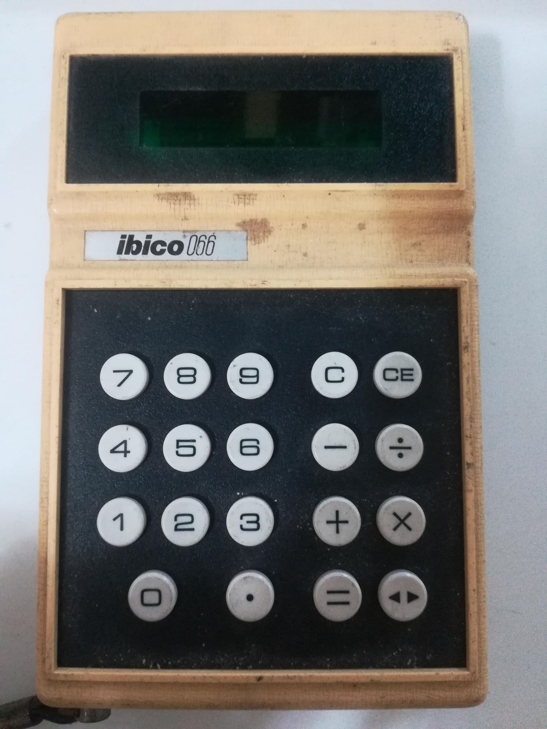 Turn a VFD 1970s Calculator Into a Digital Clock : 20 Steps (with ...