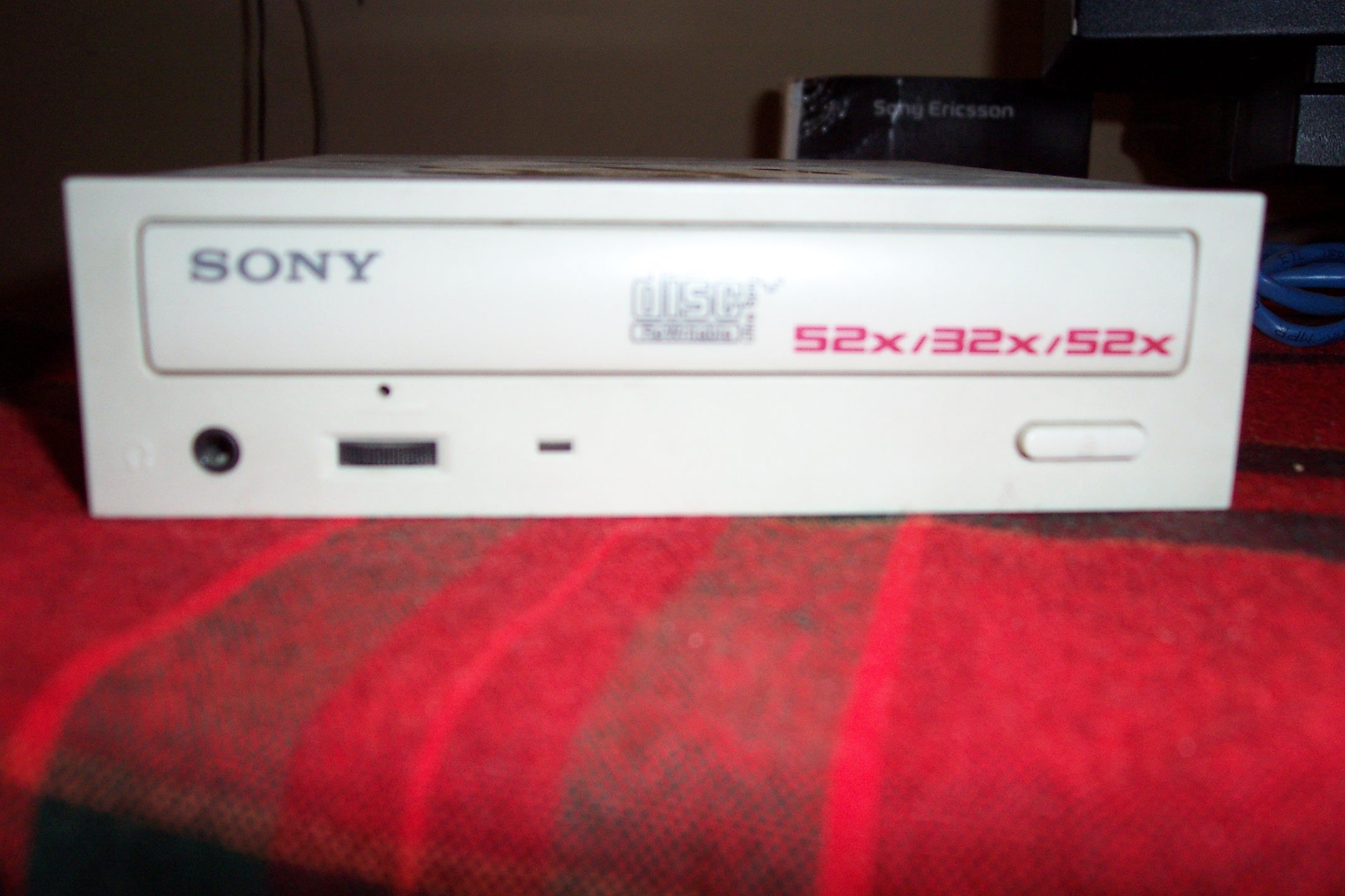 How to Make a Audio CD Player From Old Cdrom : 8 Steps - Instructables