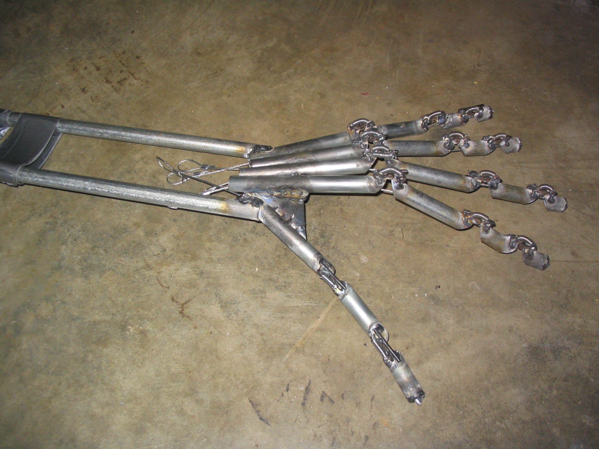Giant Metal Animatronic Cyborg Hand of DOOM! : 10 Steps (with Pictures ...