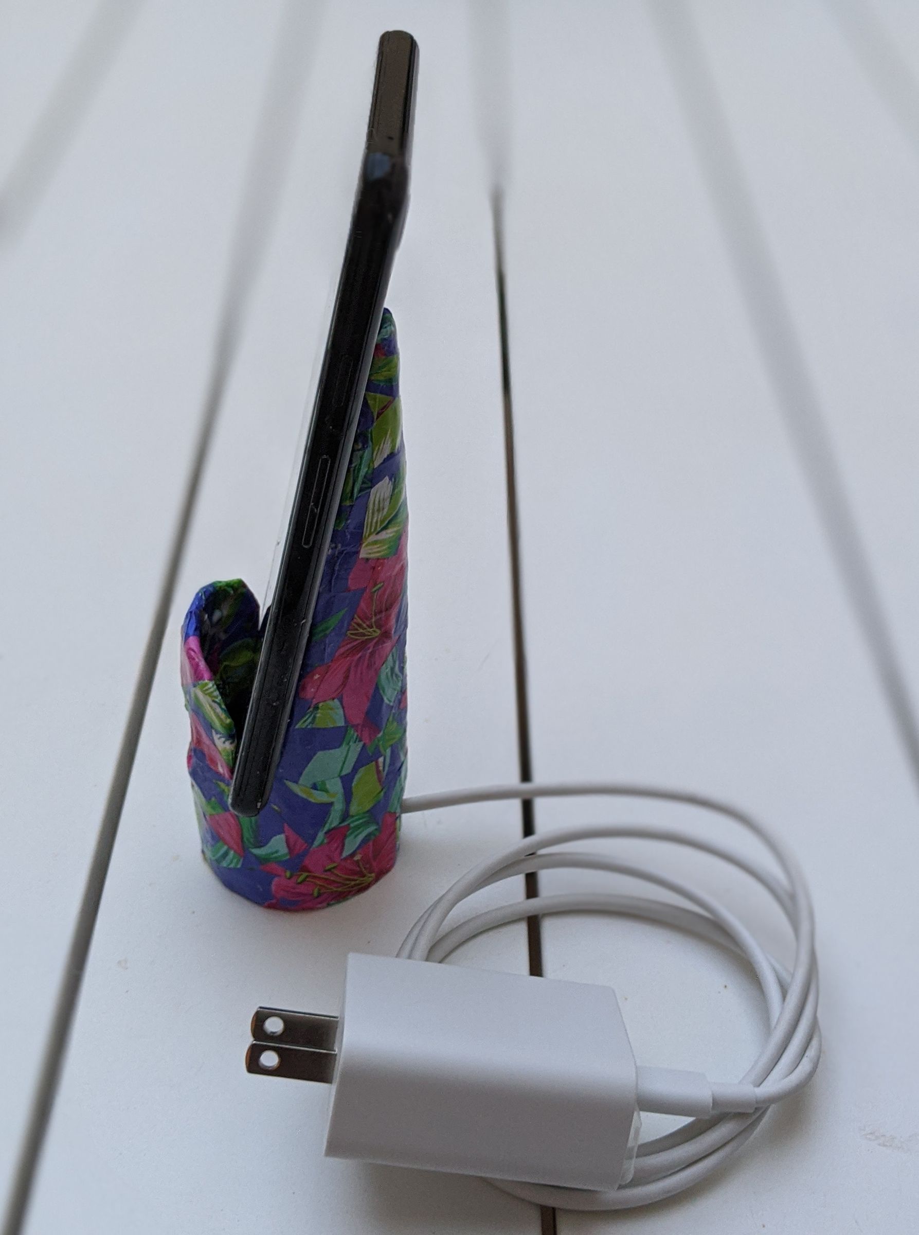 Tiny Upcycled Smartphone Stand : 9 Steps (with Pictures) - Instructables