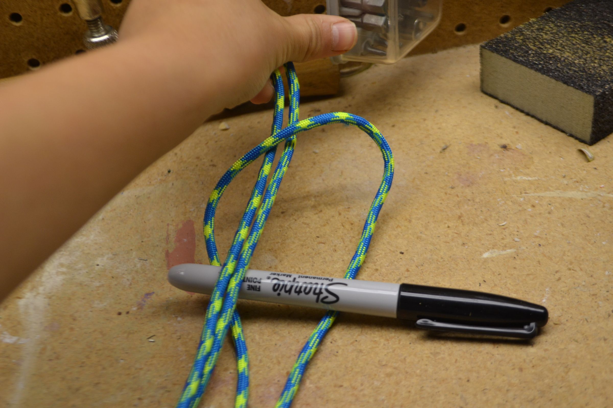 The Best Easiest Paracord Bracelet Without a Buckle : 10 Steps ...