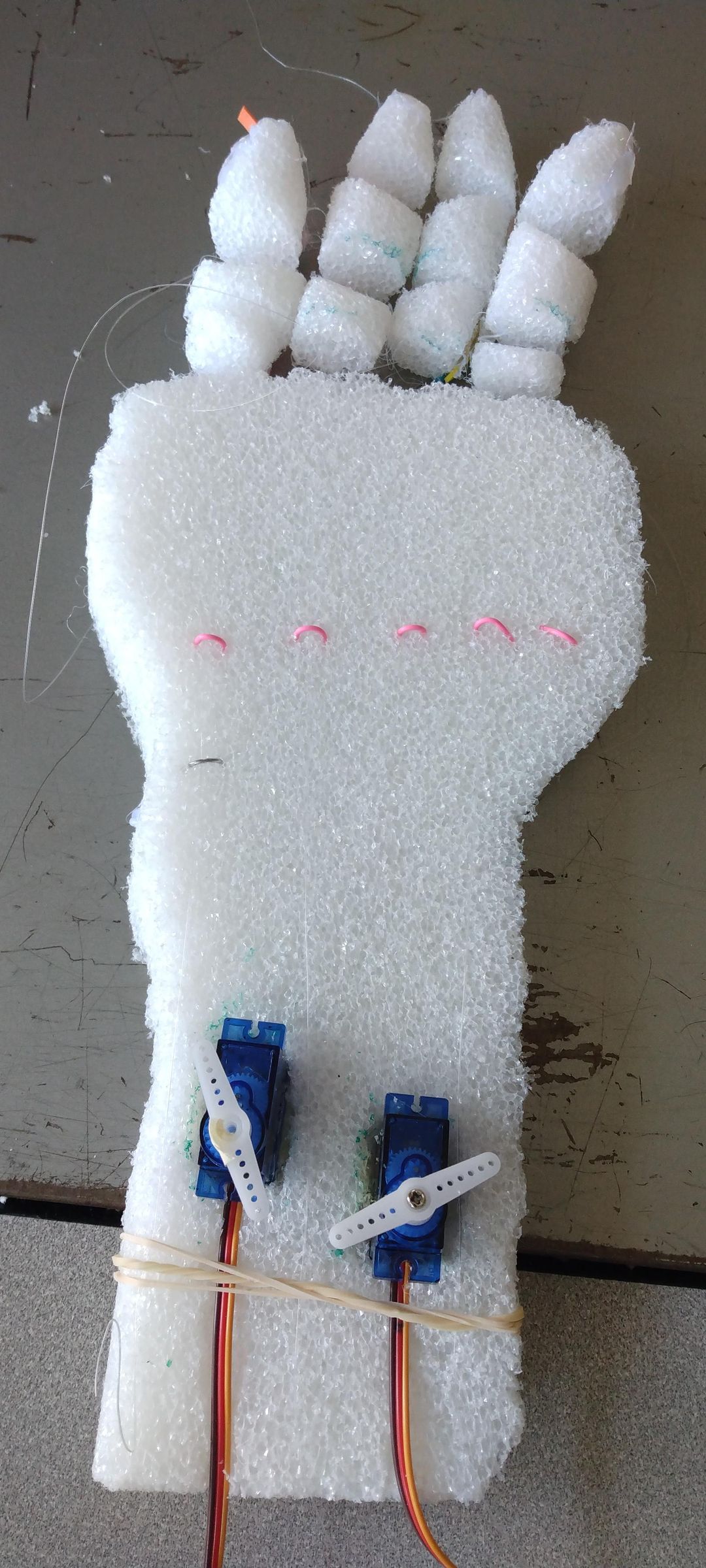 D.I.Y Robotic Hand : 4 Steps - Instructables
