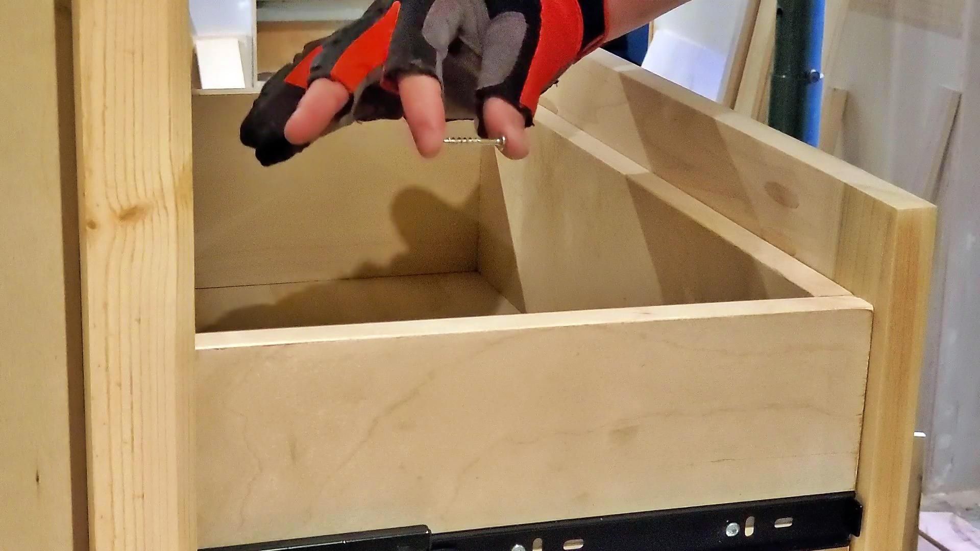 Beginners Guide to Drawers. Measure, Cut, Assemble, Mount, Finish. No ...