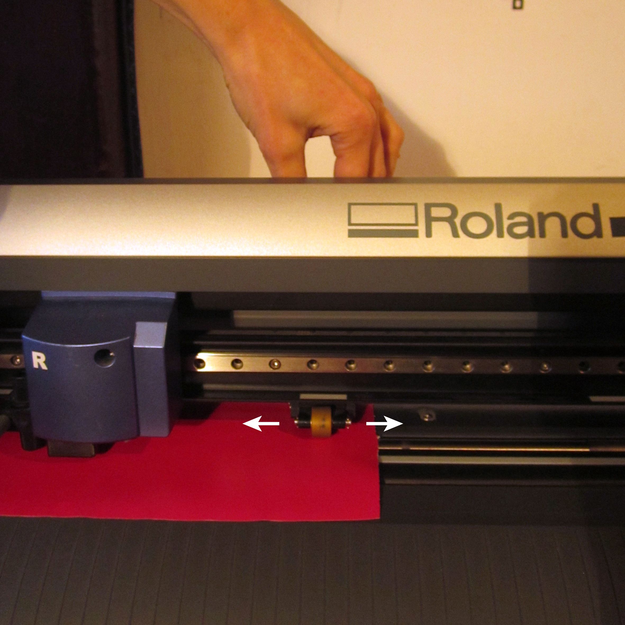 Cut an Iron-on Sticker for Your T-shirt / Stickers Op Een T-shirt ...