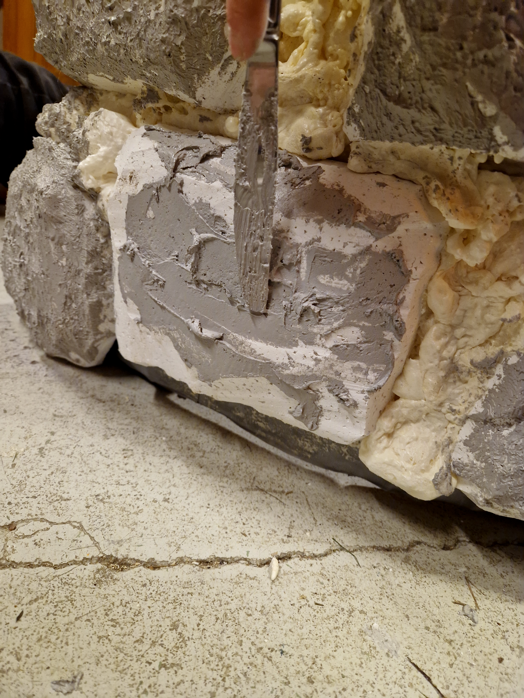 DIY Creepy Faux Well (Lightweight and Dismantlable) : 14 Steps (with ...