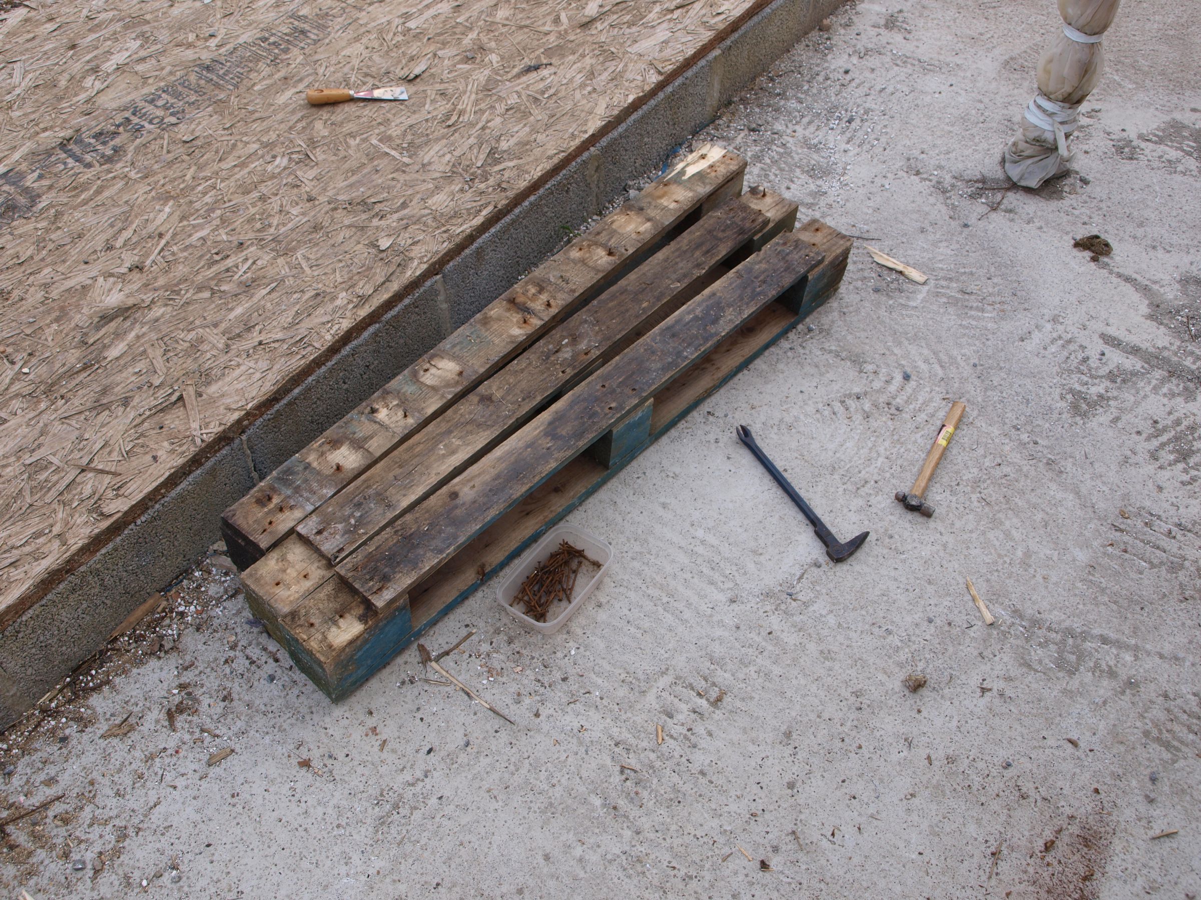 A Simple Pallet Gate - Instructables