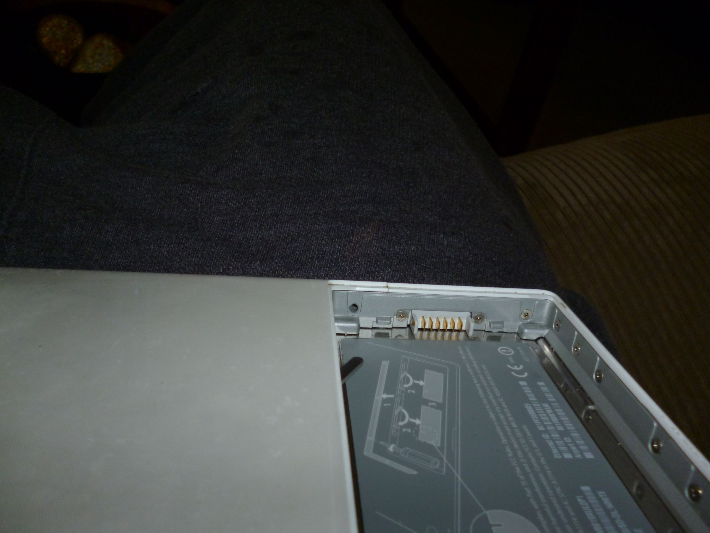 Fix a Broken Macbook Mousepad : 8 Steps - Instructables