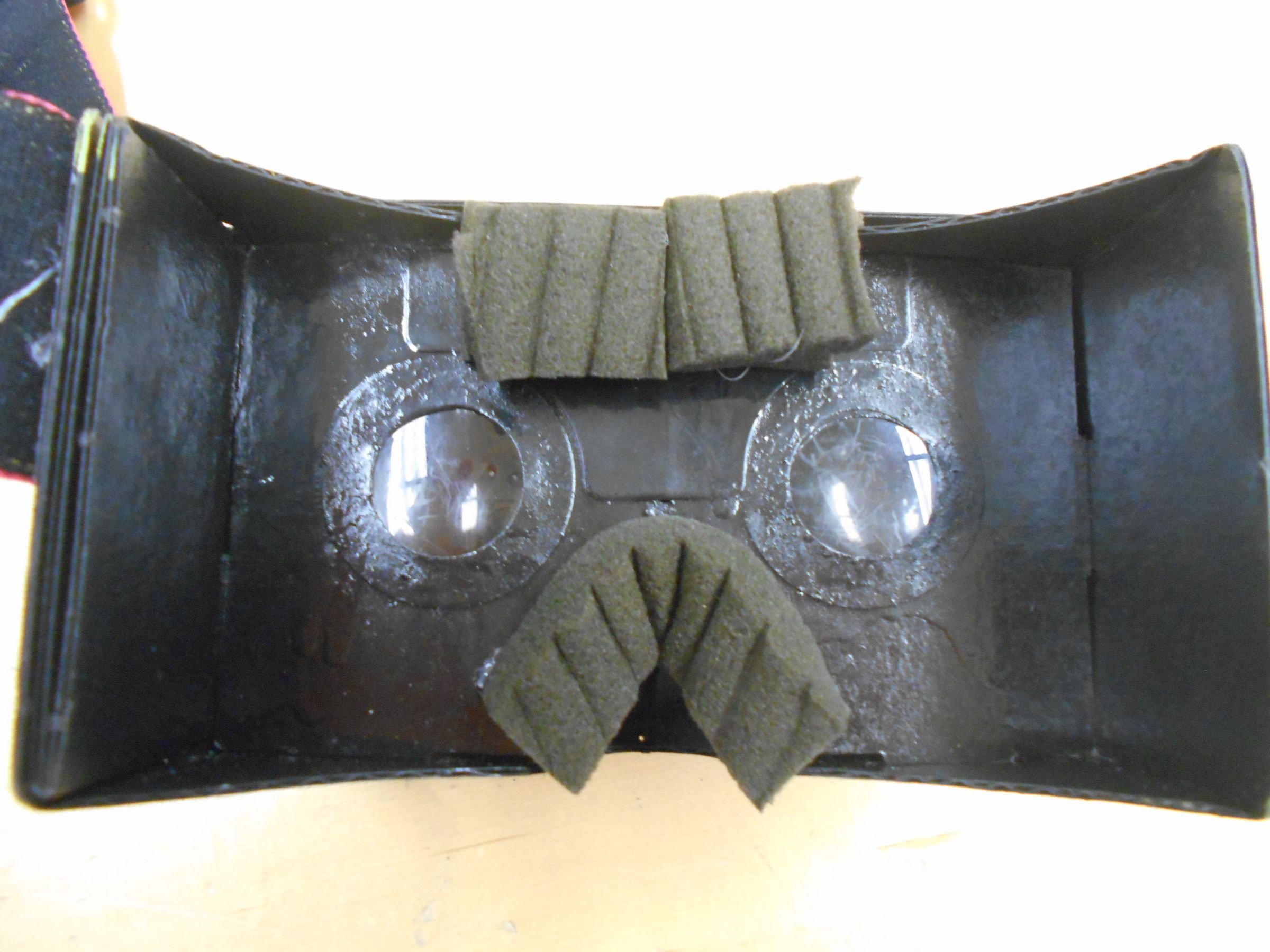 Wearable DODOcase Virtual Reality Viewer : 4 Steps - Instructables
