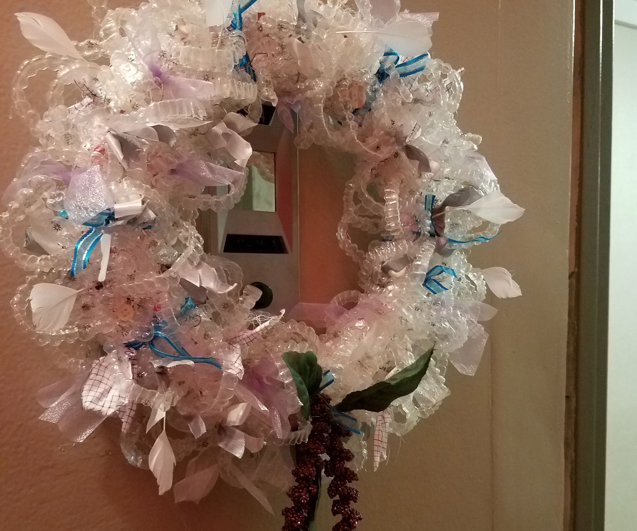 Invisalign Tray Holiday Wreath : 4 Steps - Instructables