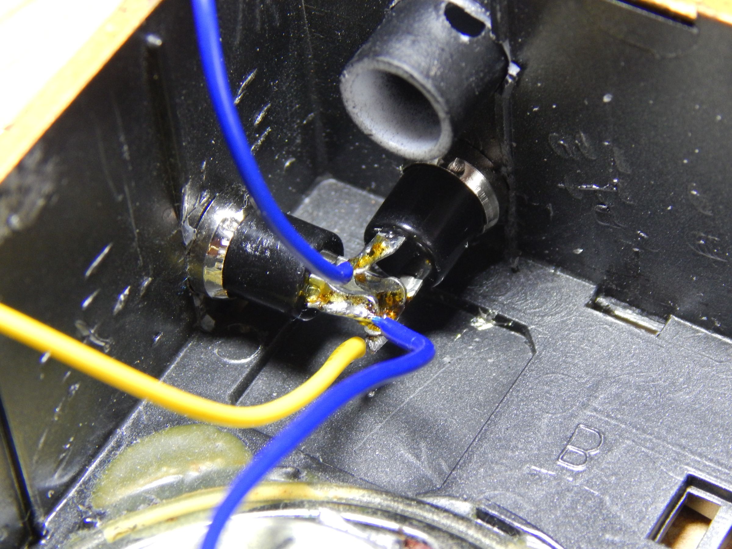 Voicetron - Voice Recording Toy : 40 Steps (with Pictures) - Instructables