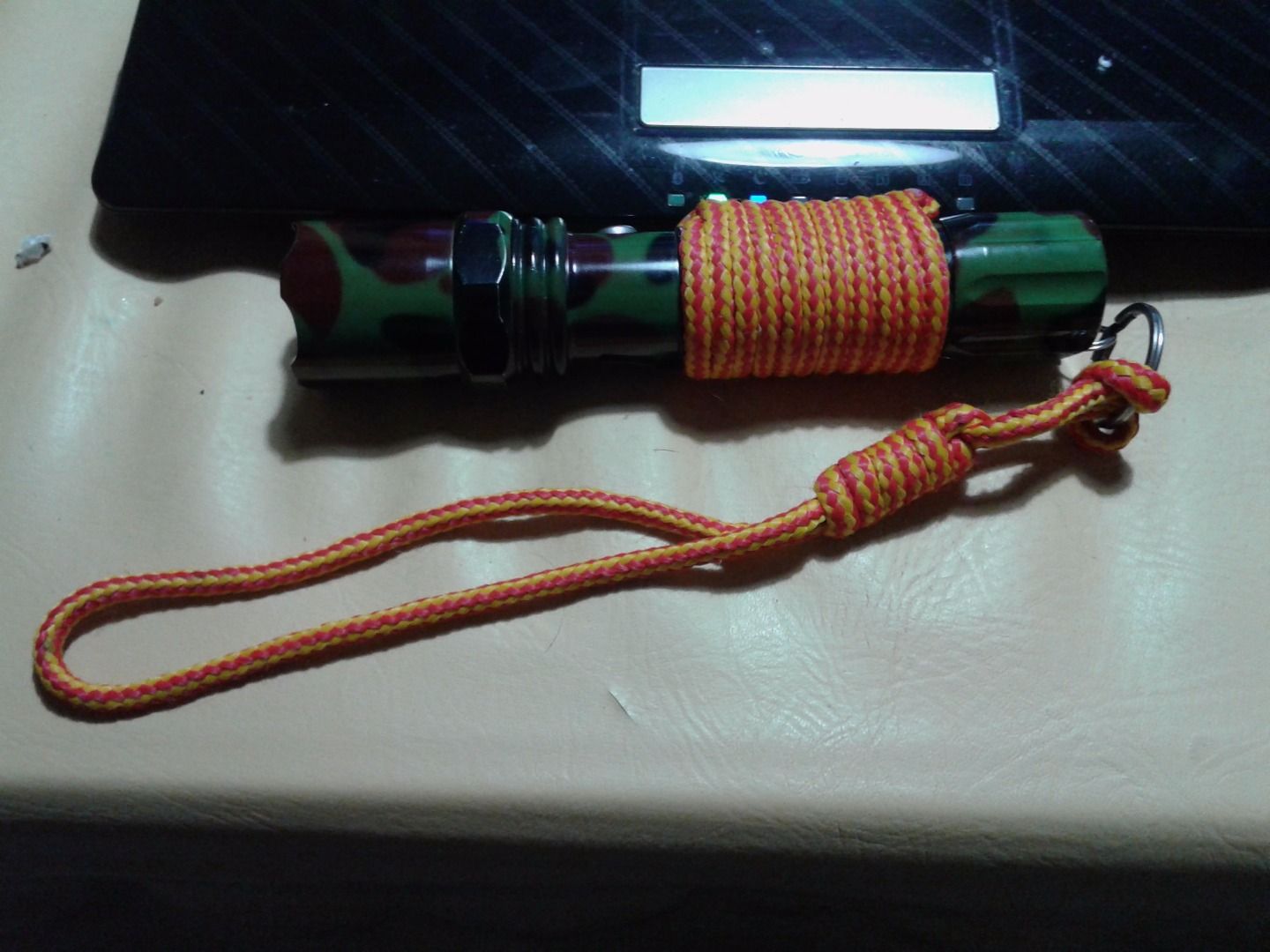 Double Sided Paracord Loop (Keychain Knot) : 4 Steps - Instructables