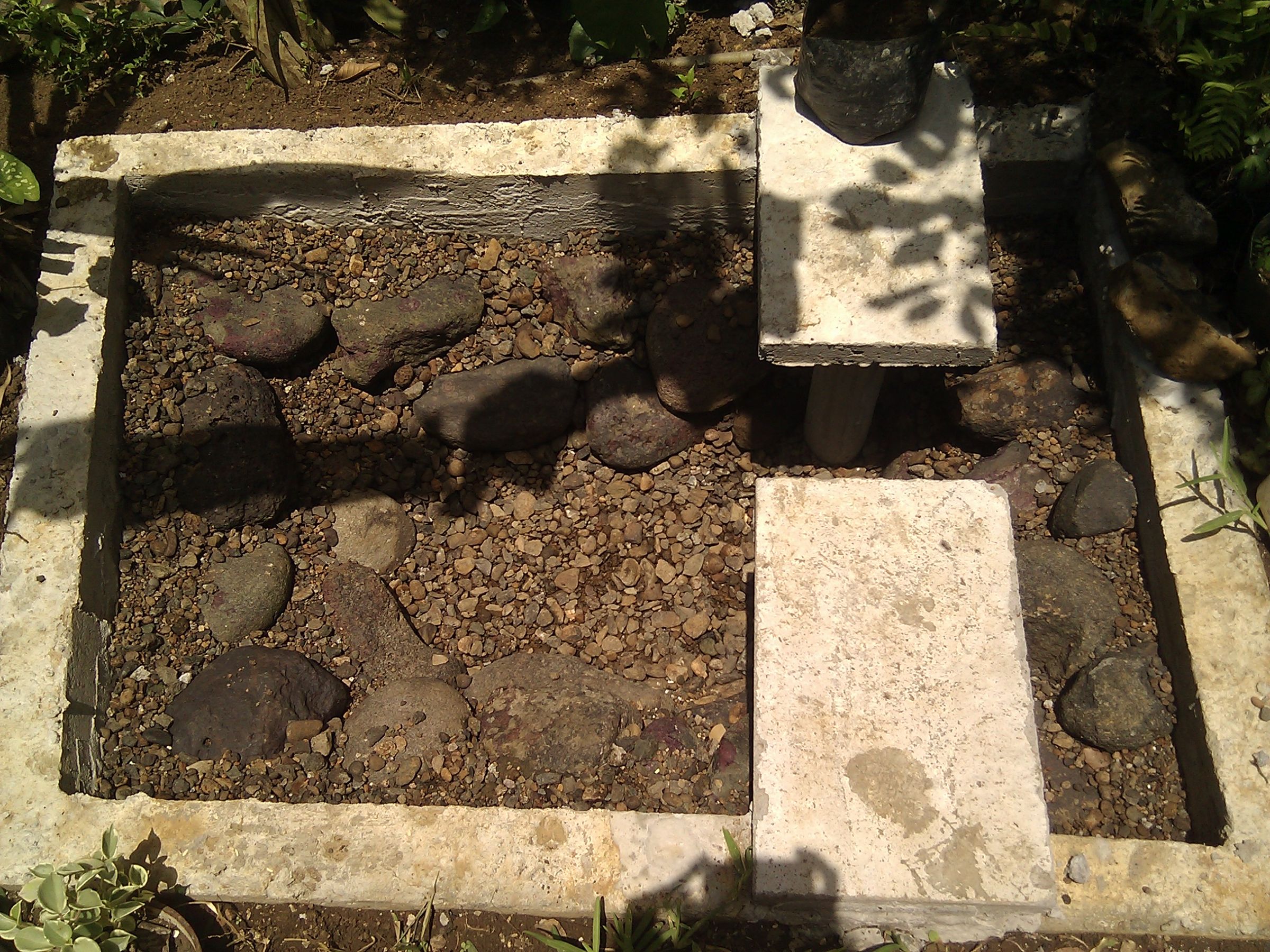 Concrete Pond : 9 Steps (with Pictures) - Instructables