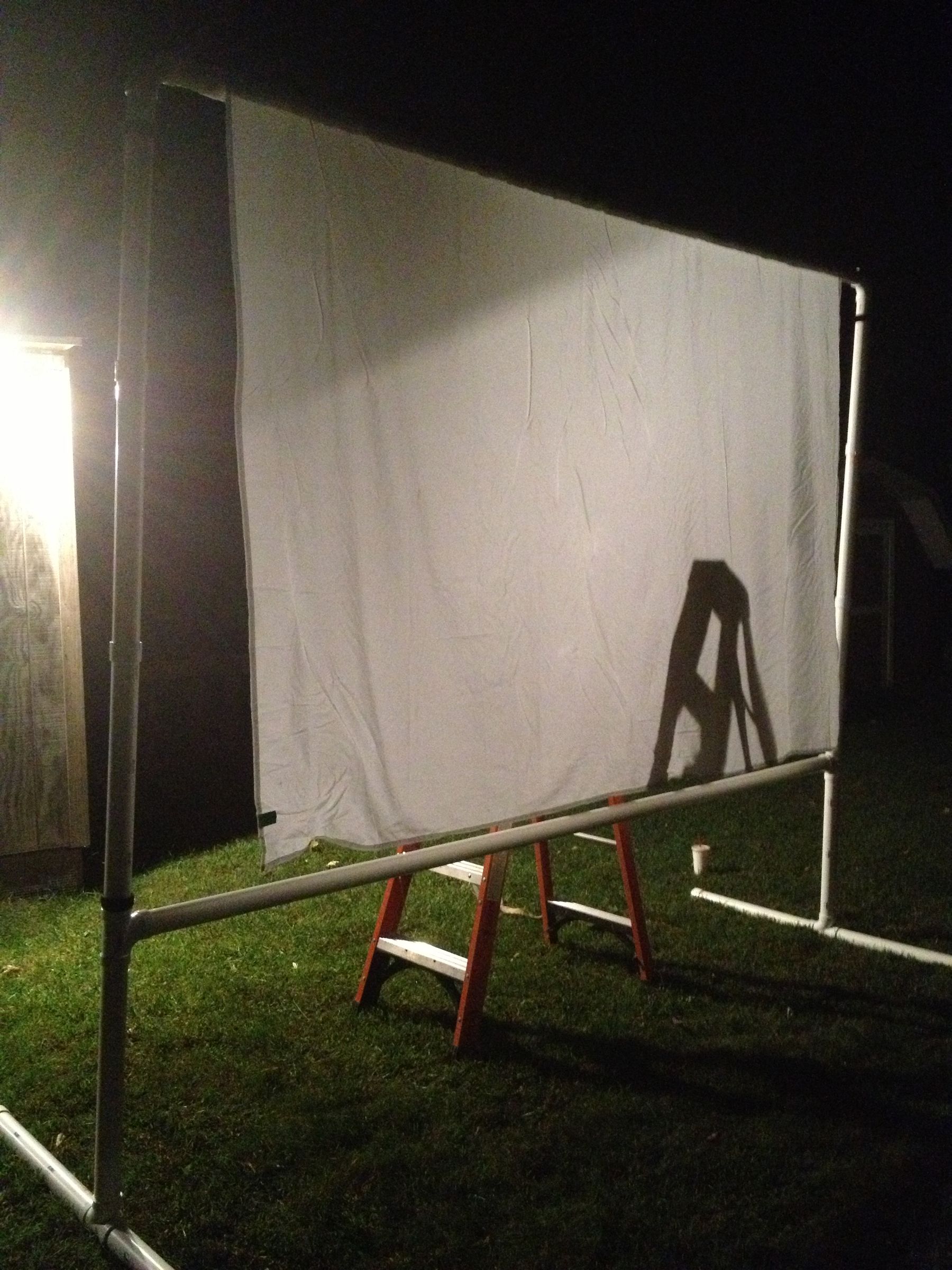 Outdoor Projector Screen on a Budget : 6 Steps (with Pictures ...