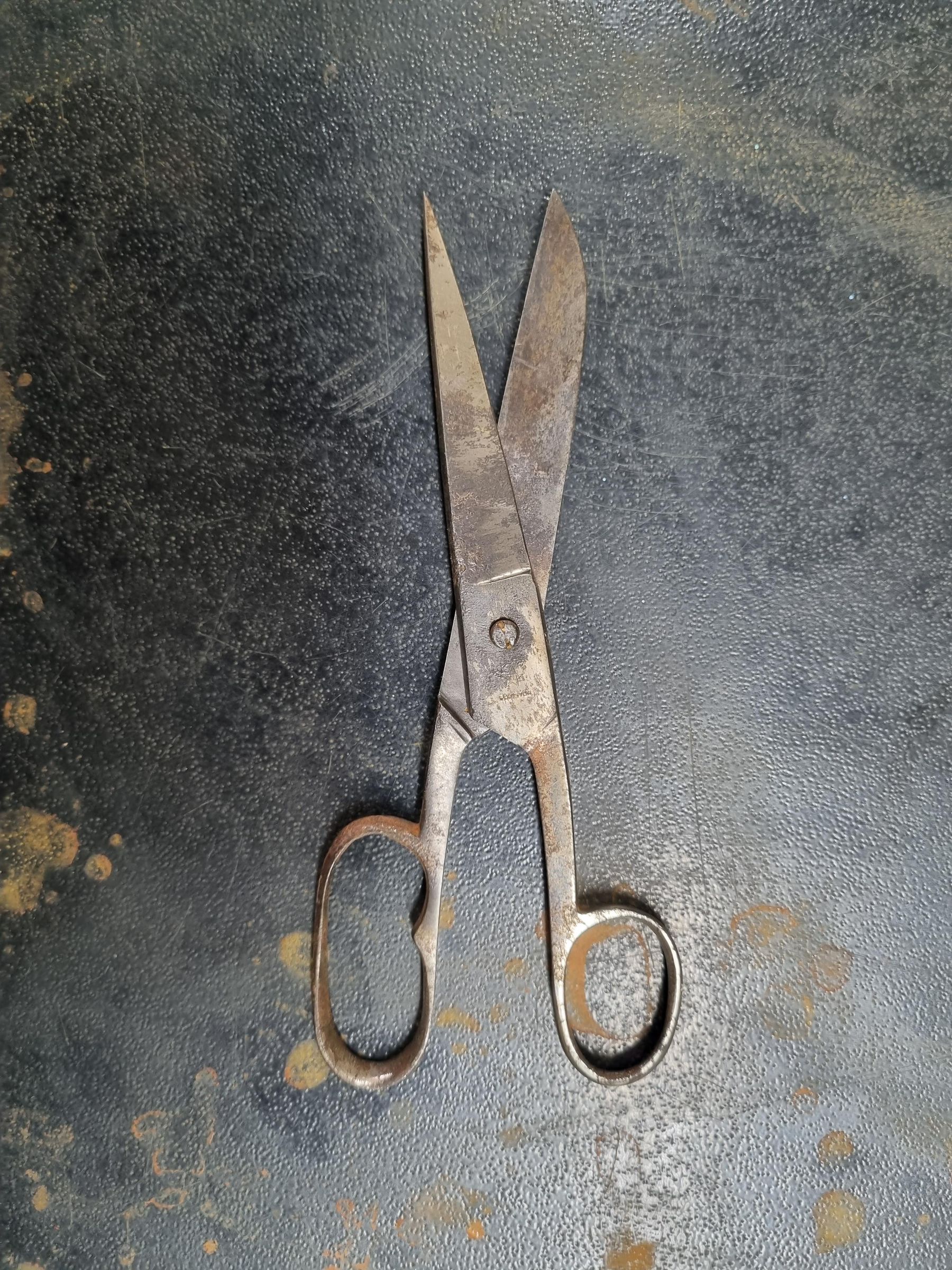 Fix Old Scissors : 6 Steps (with Pictures) - Instructables