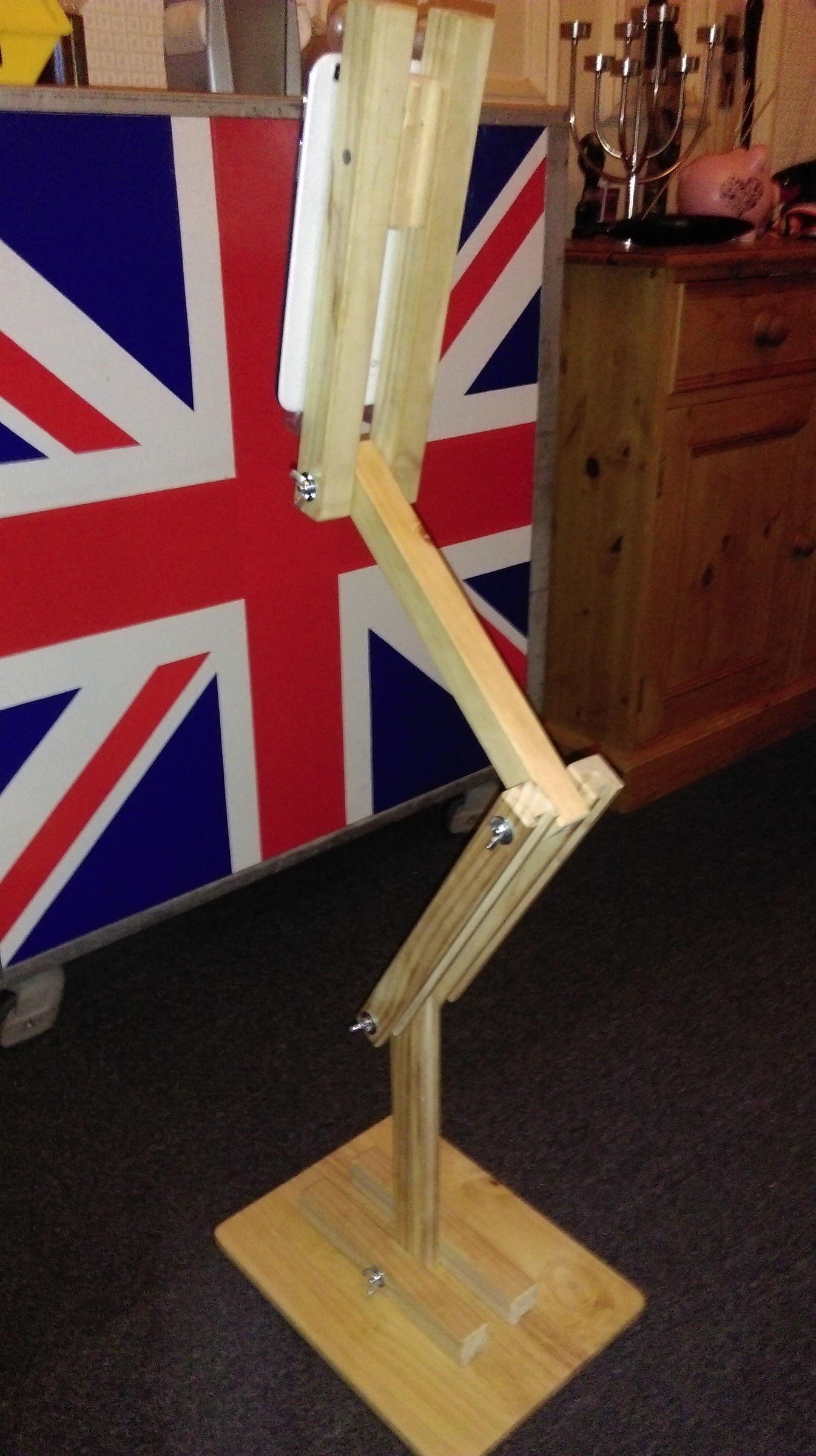 Make Your Own Wooden Tablet Stand - Instructables