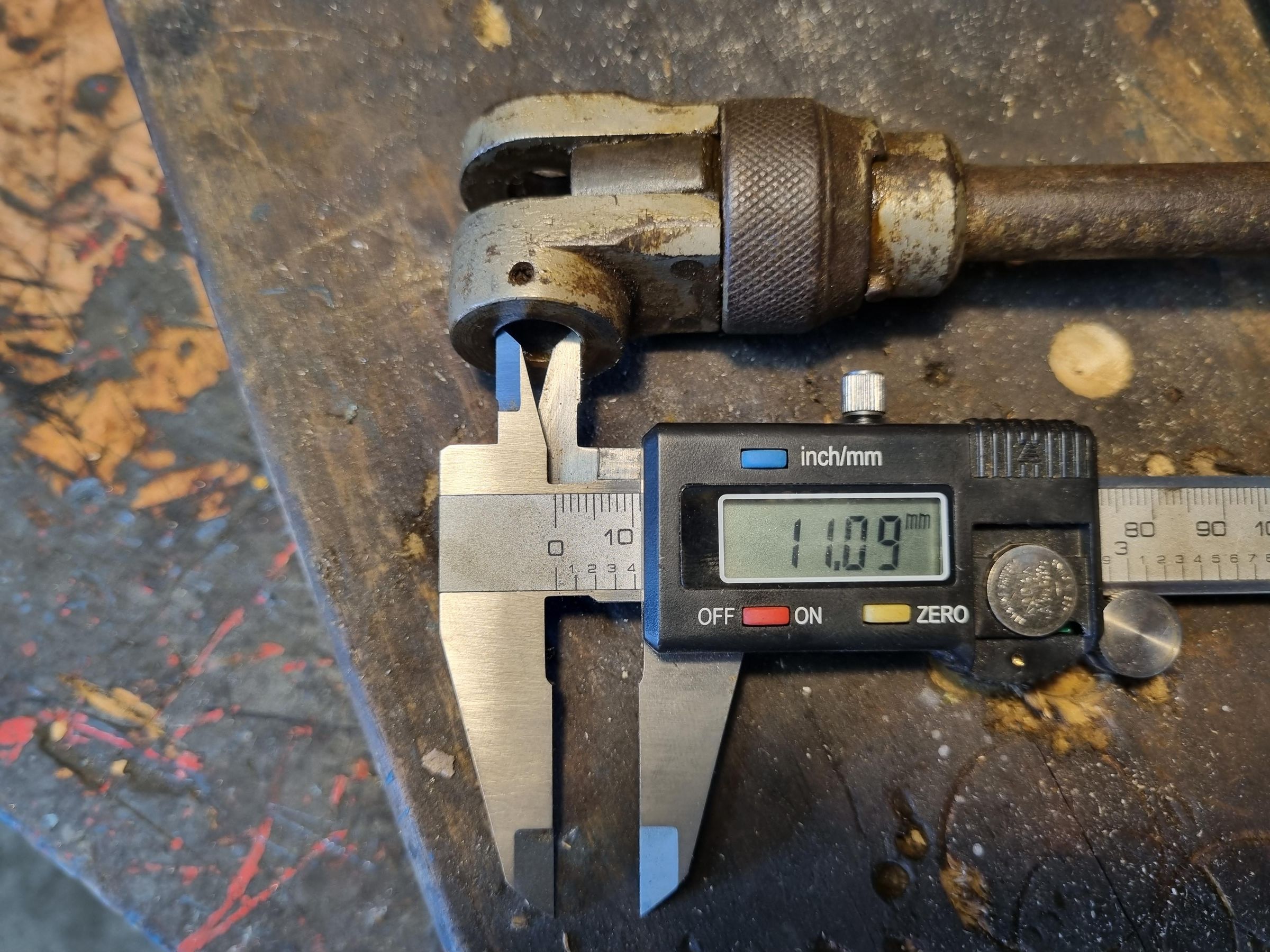 Modern 3-Jaw Chuck on Stanley Hand Brace : 4 Steps - Instructables